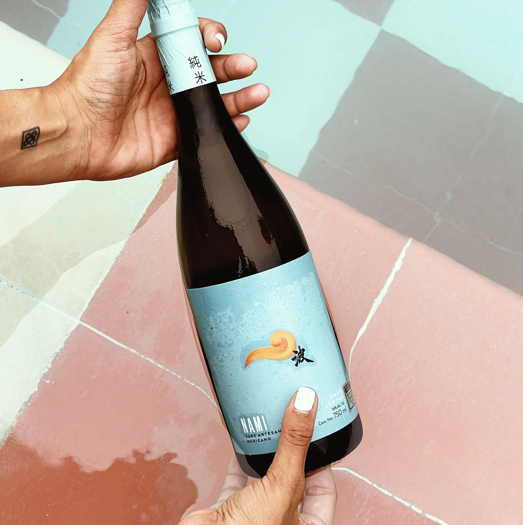 All eyes on : Nami Sake! — Distrito Panamera