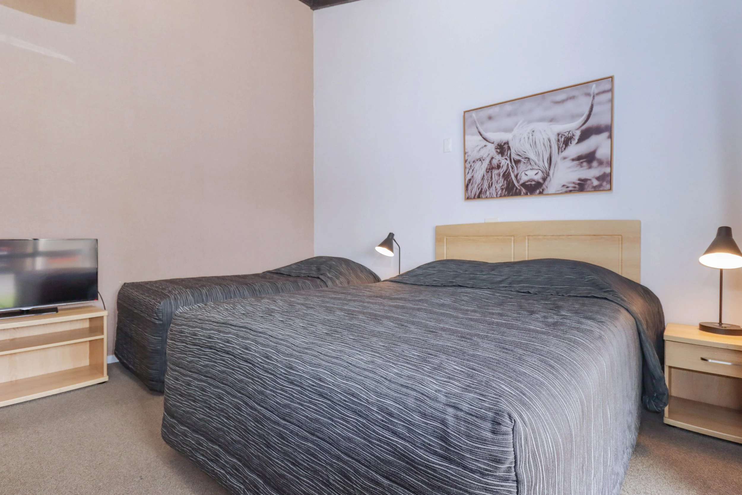 Our Rooms — Aztec Motel