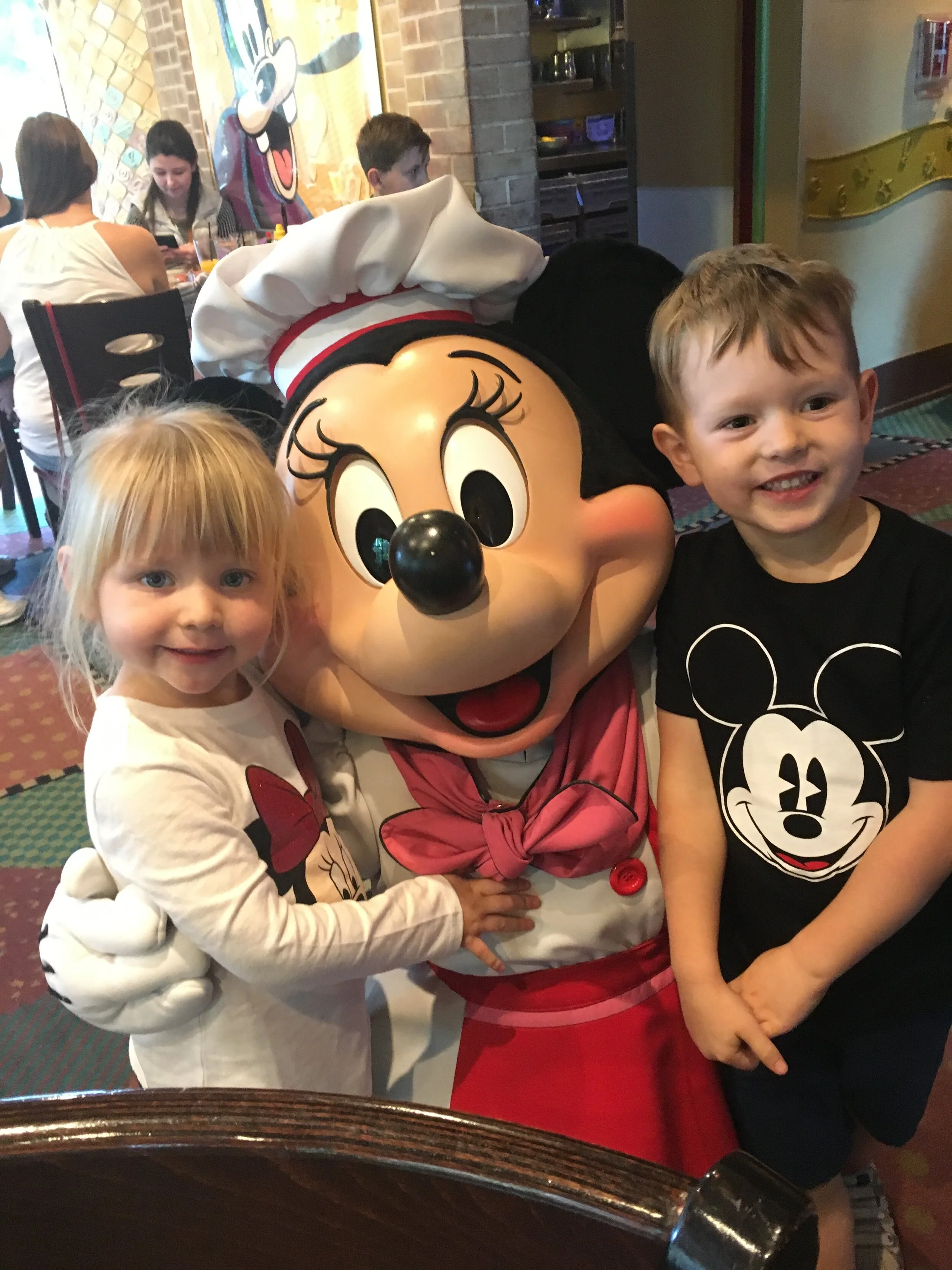 5 reasons to book Character Dining! — NORTH MEETS MOUSE
