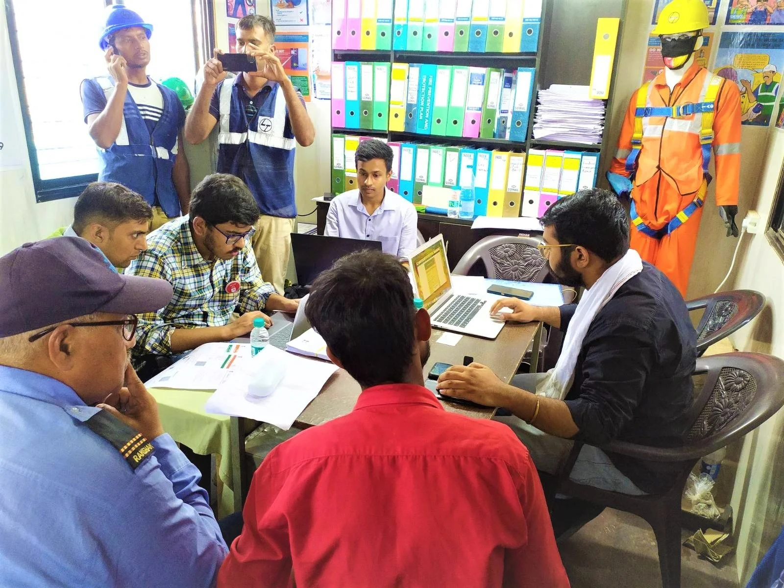 Protecting the Rights of Migrant Workers in India: Challenges and the ...