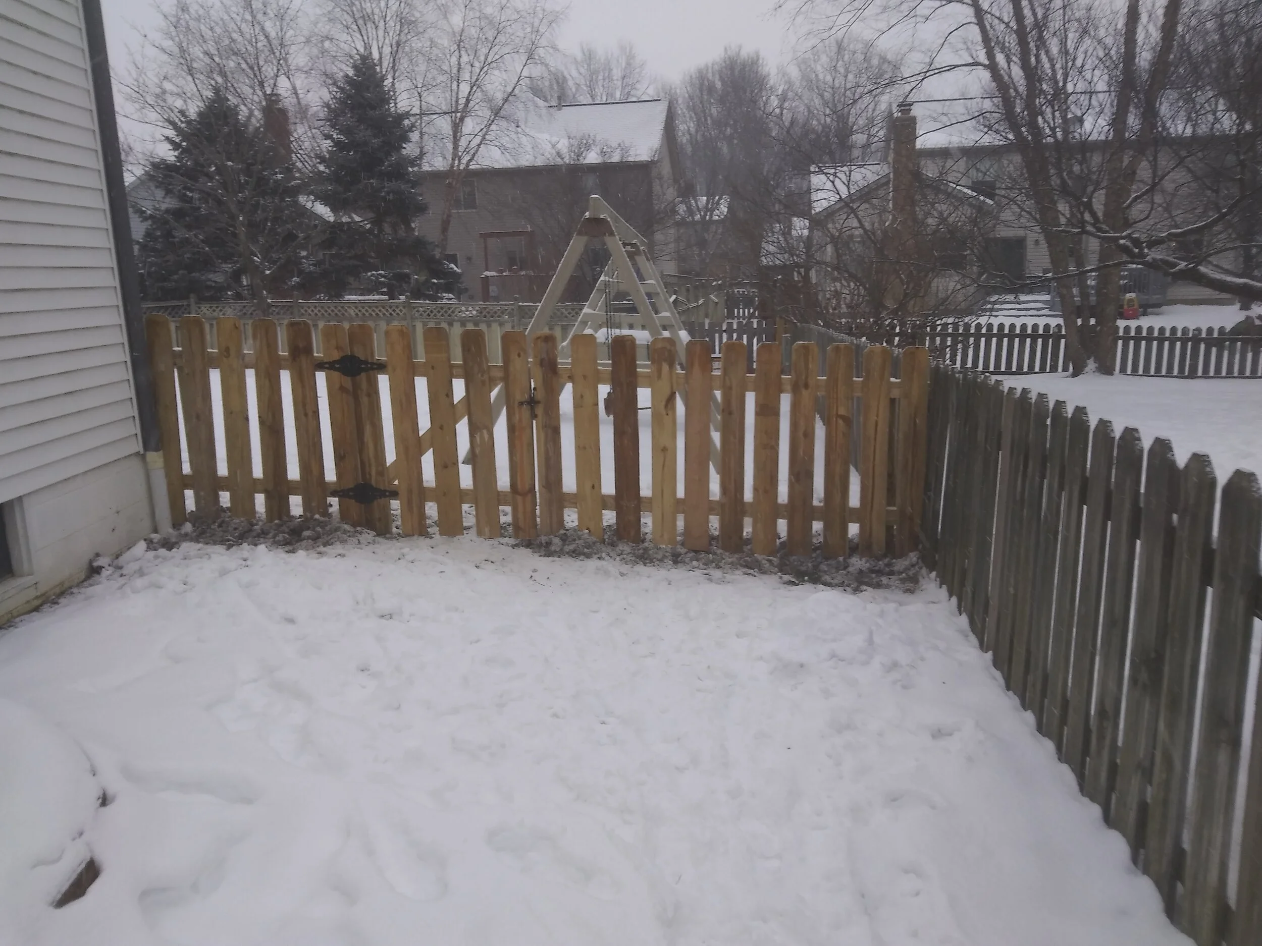 Fence — REC Construction