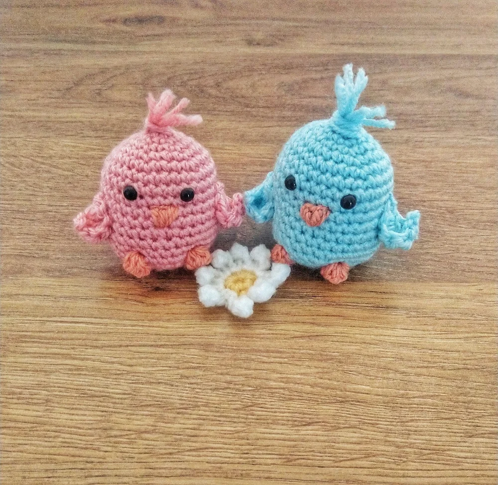 free Easter chick amigurumi toy crochet pattern — Baby Crochet Designs