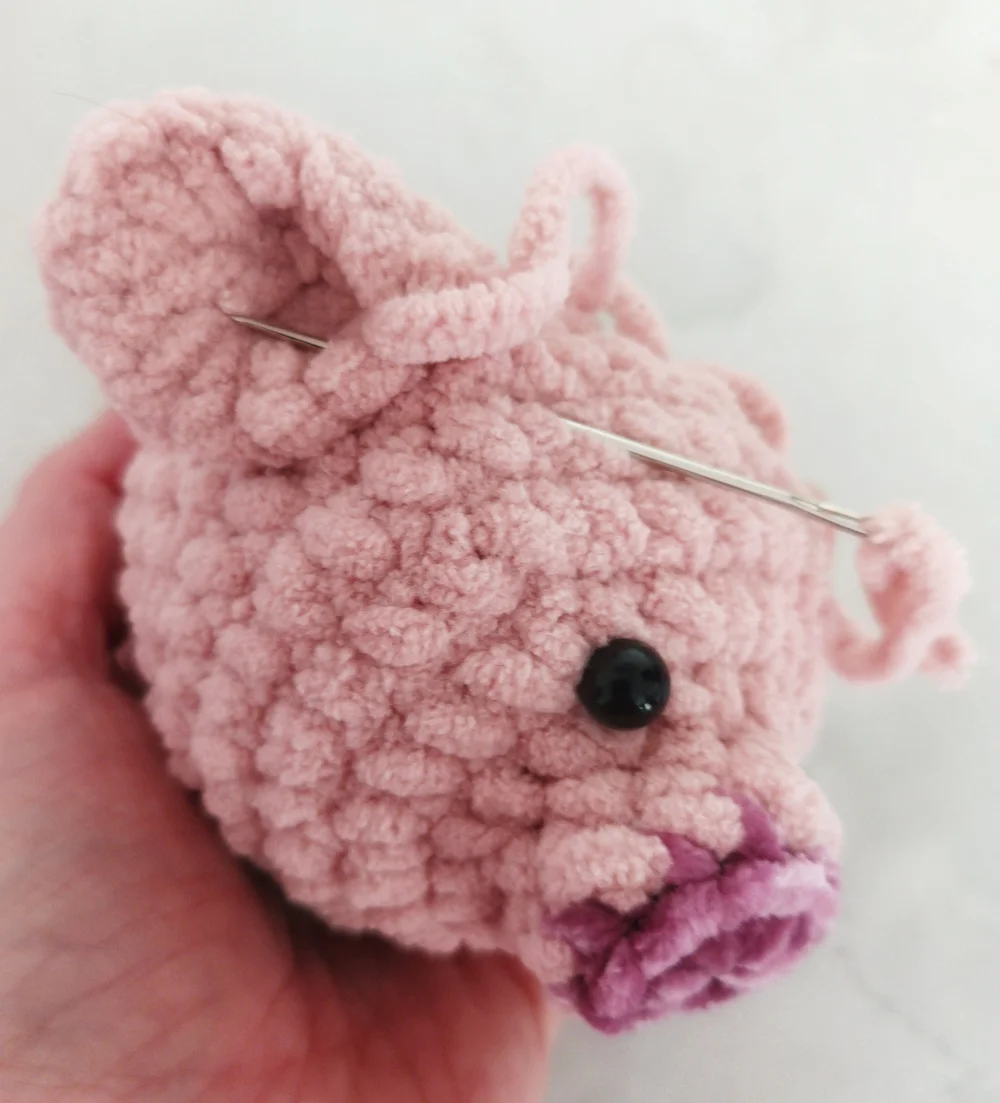 crochet pig amigurumi pattern pig key chain free crochet pattern — Baby ...