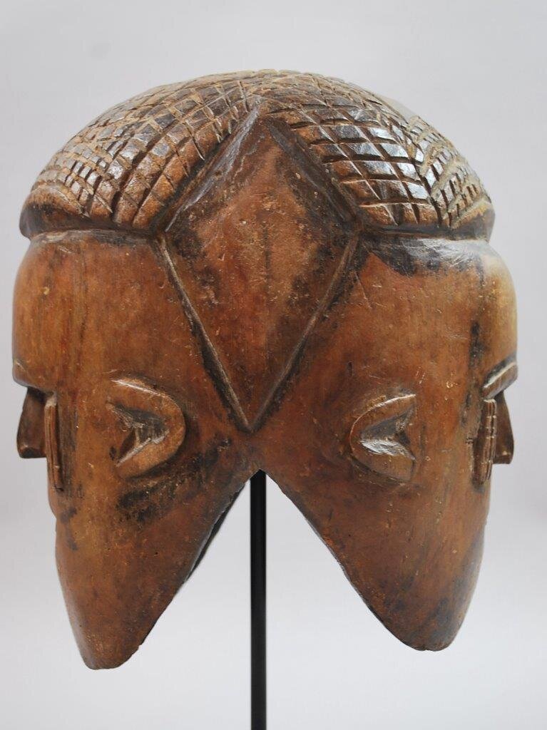 VISAGES SACRES — Tribal Art Society