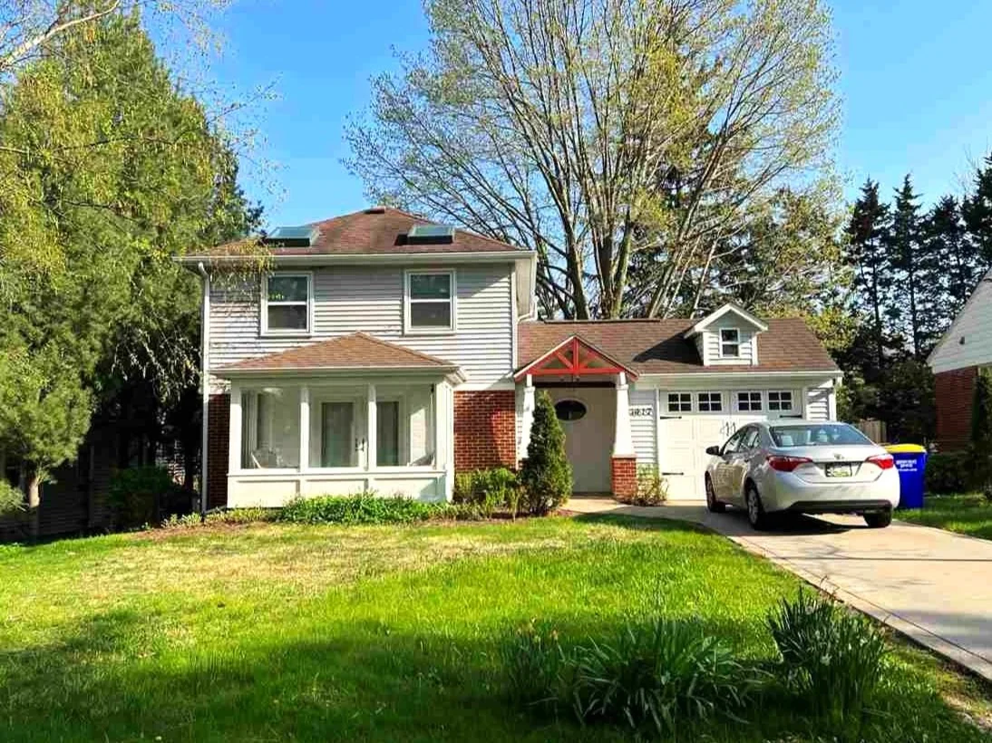 Phoebe Martin, Realtor