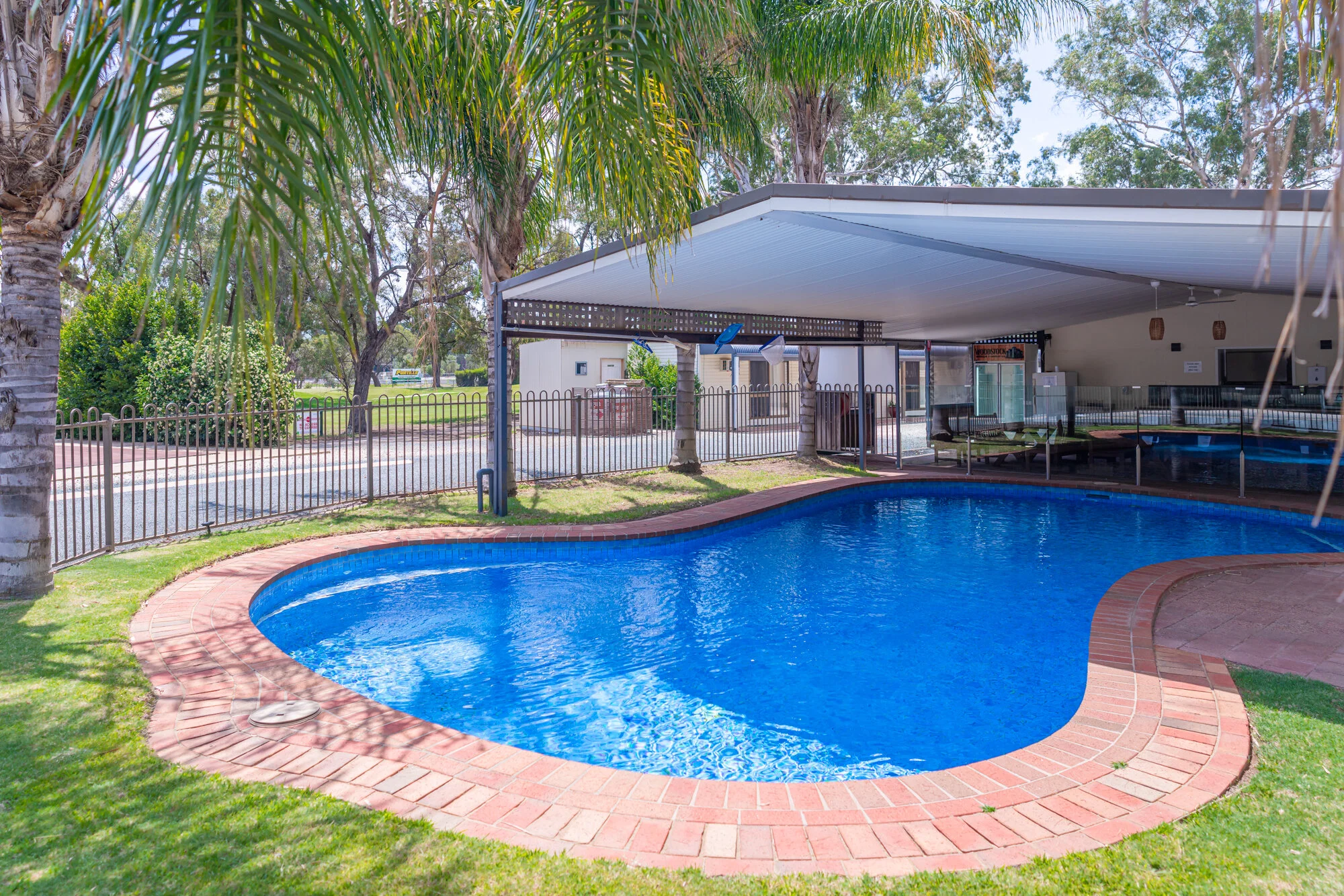 Deni Golf Resort | Motel Accommodation in Deniliquin