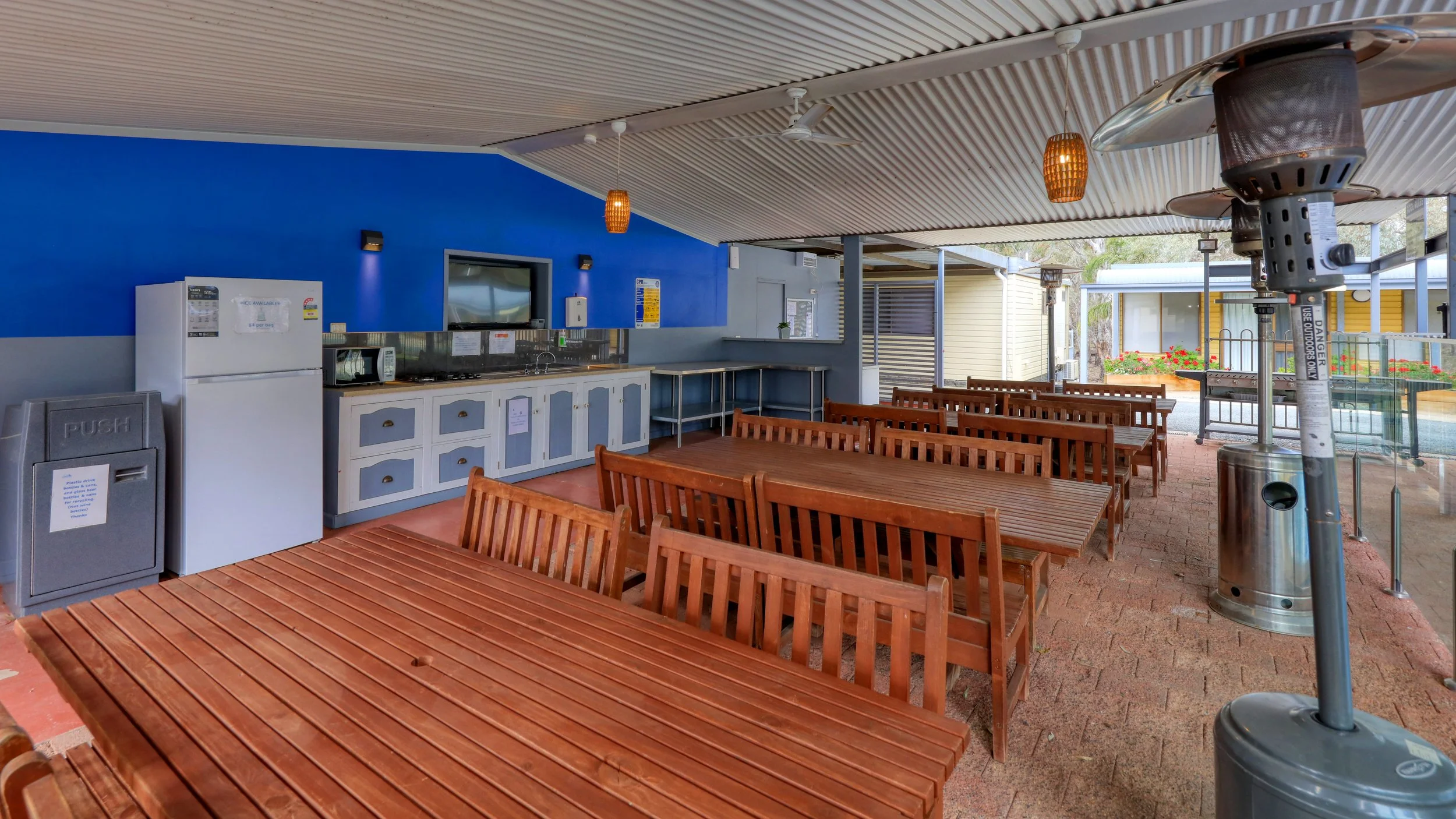Peaceful motel accommodation between golf course and forest in ...