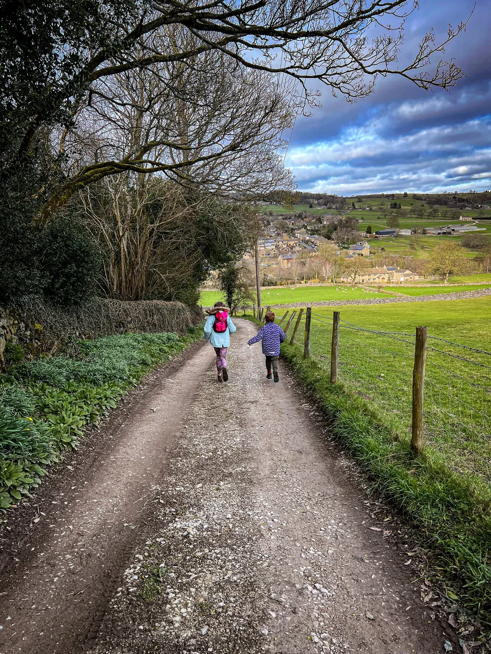 The Reluctant Explorers: Yorkshire Walking With Kids — Guisecliff Tarn ...