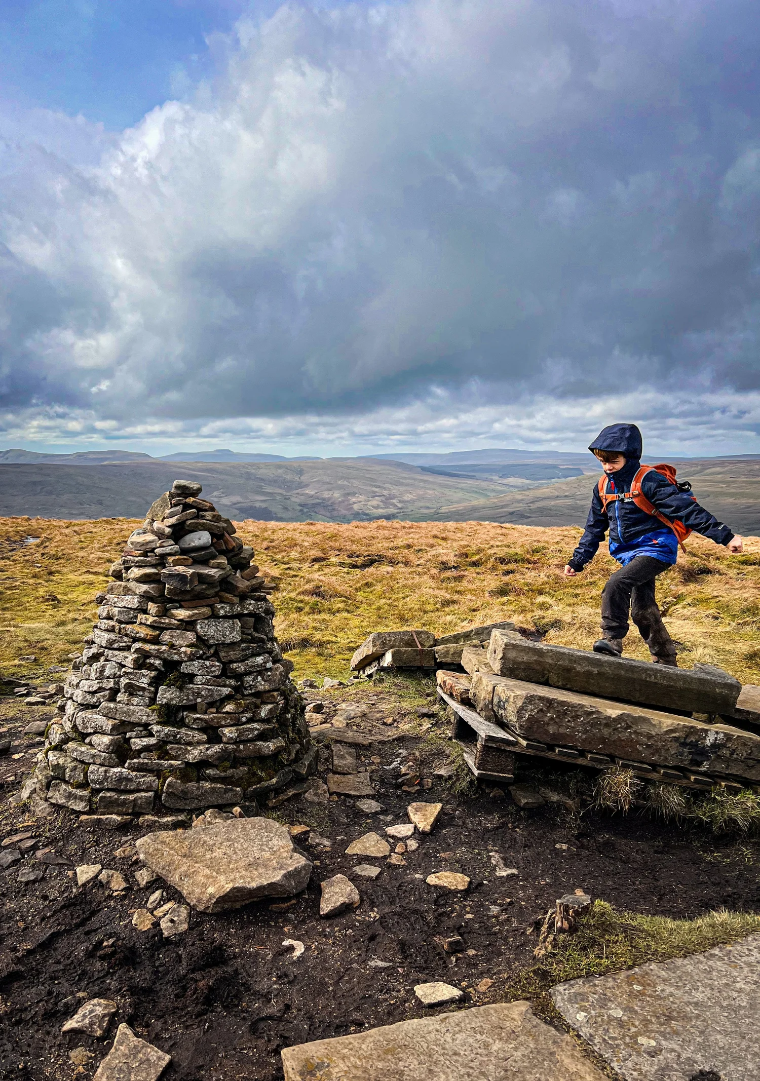 The Reluctant Explorers: Yorkshire Walking With Kids — Buckden Pike Walk