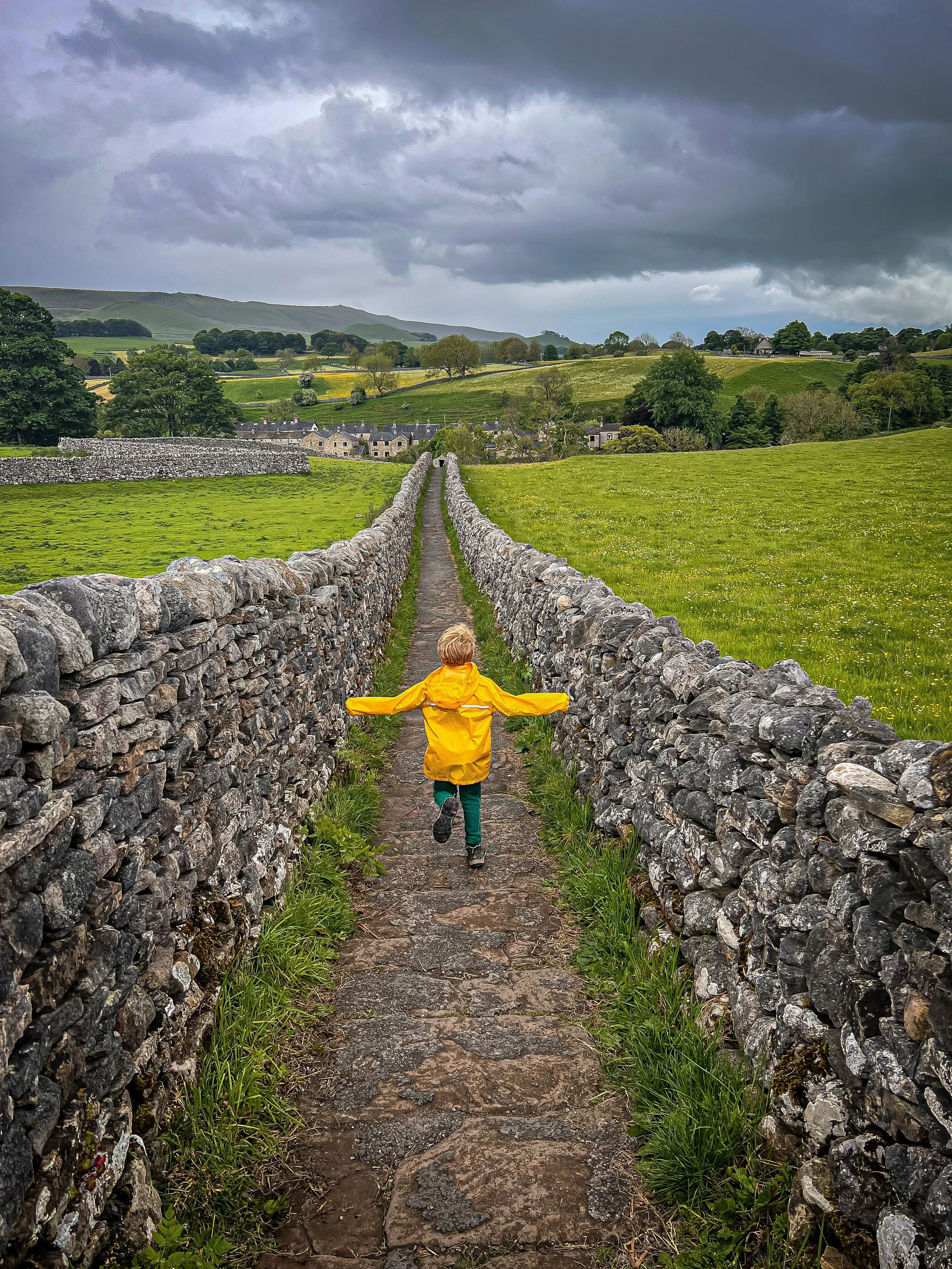The Reluctant Explorers: Yorkshire Walking With Kids — Linton ...