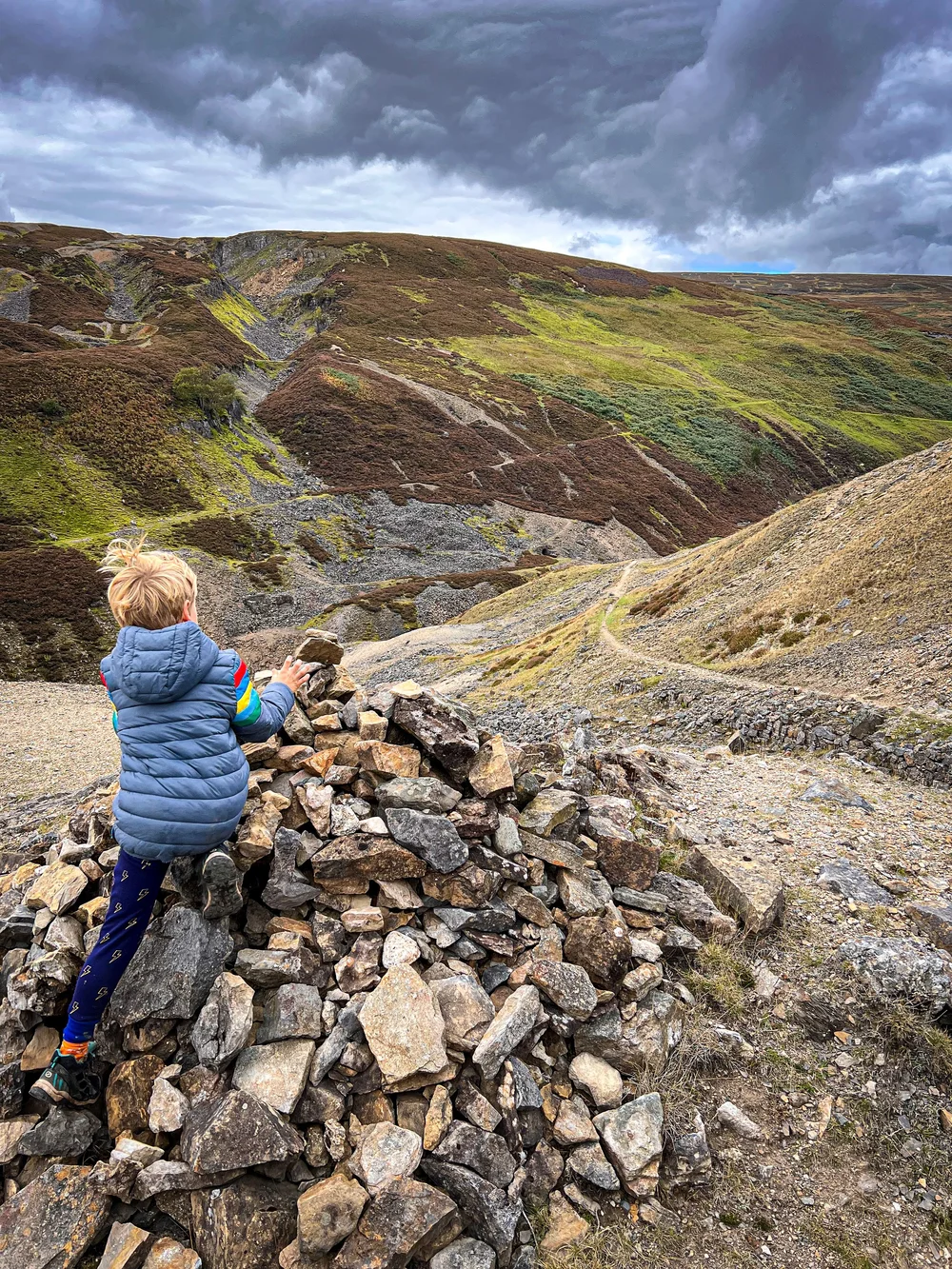 The Reluctant Explorers: Yorkshire Walking With Kids — Gunnerside Gill ...