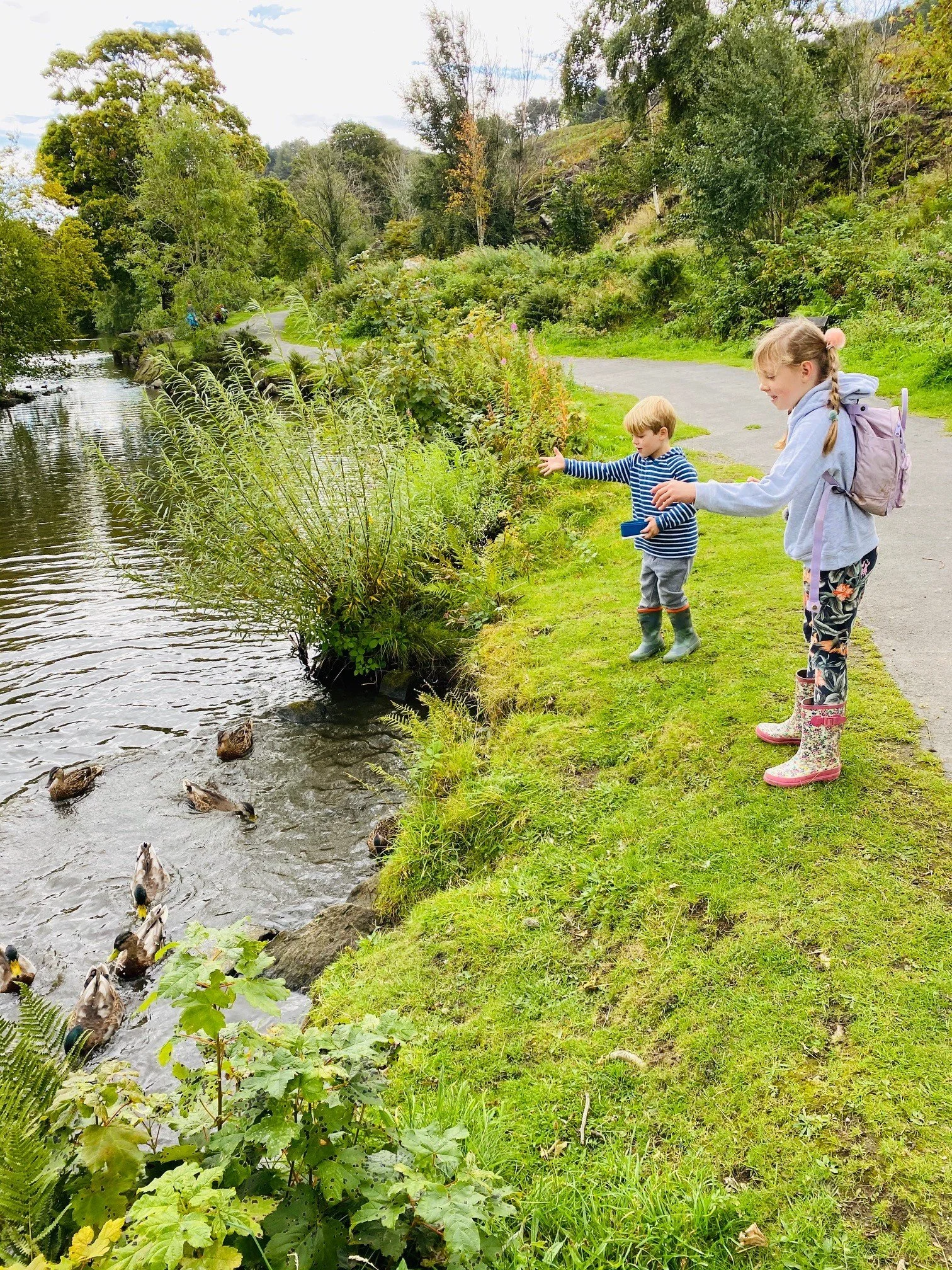 The Reluctant Explorers: Yorkshire Walking With Kids — Ilkley Moor ...