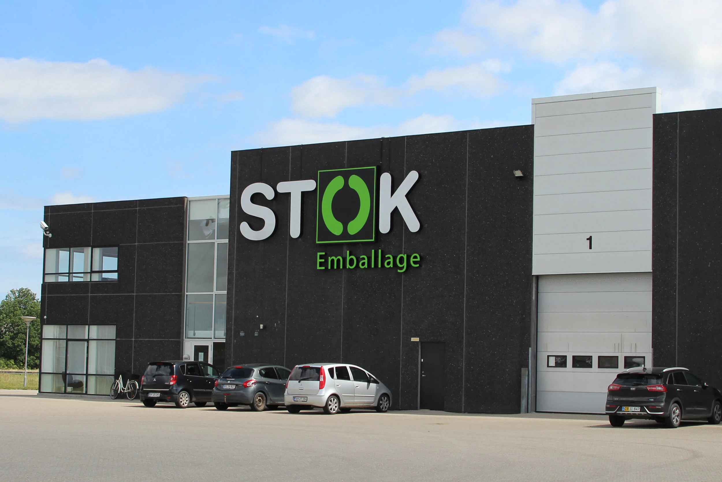 Læs mere om os - kontakt os 72 200 700 — STOK Emballage