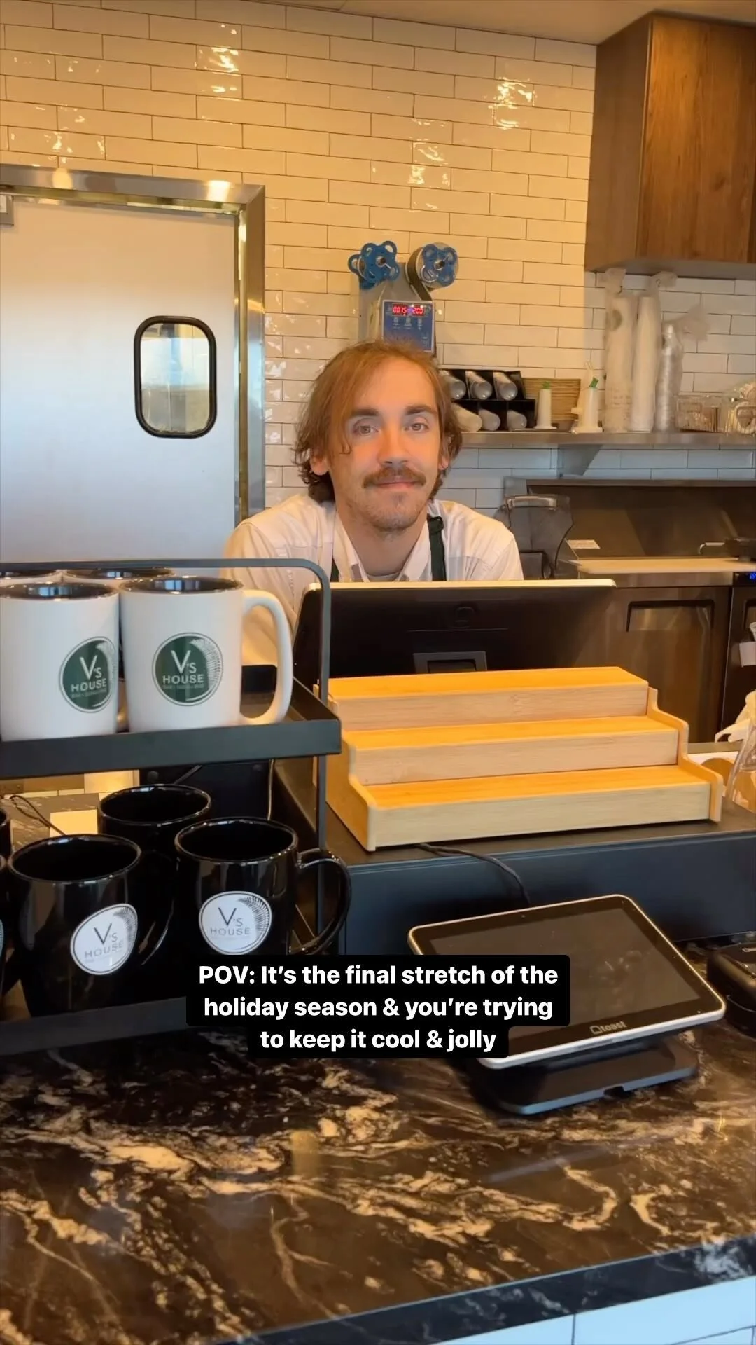 V's House | Bar Sushi Pho