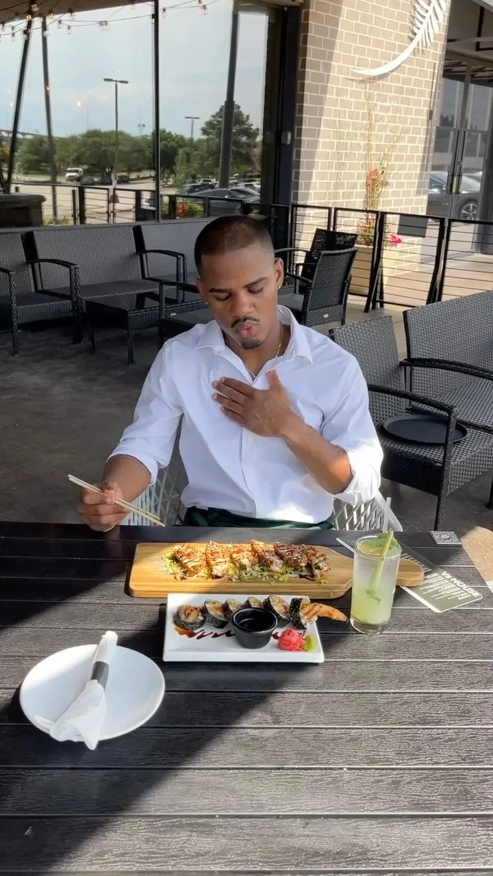 V's House | Bar Sushi Pho