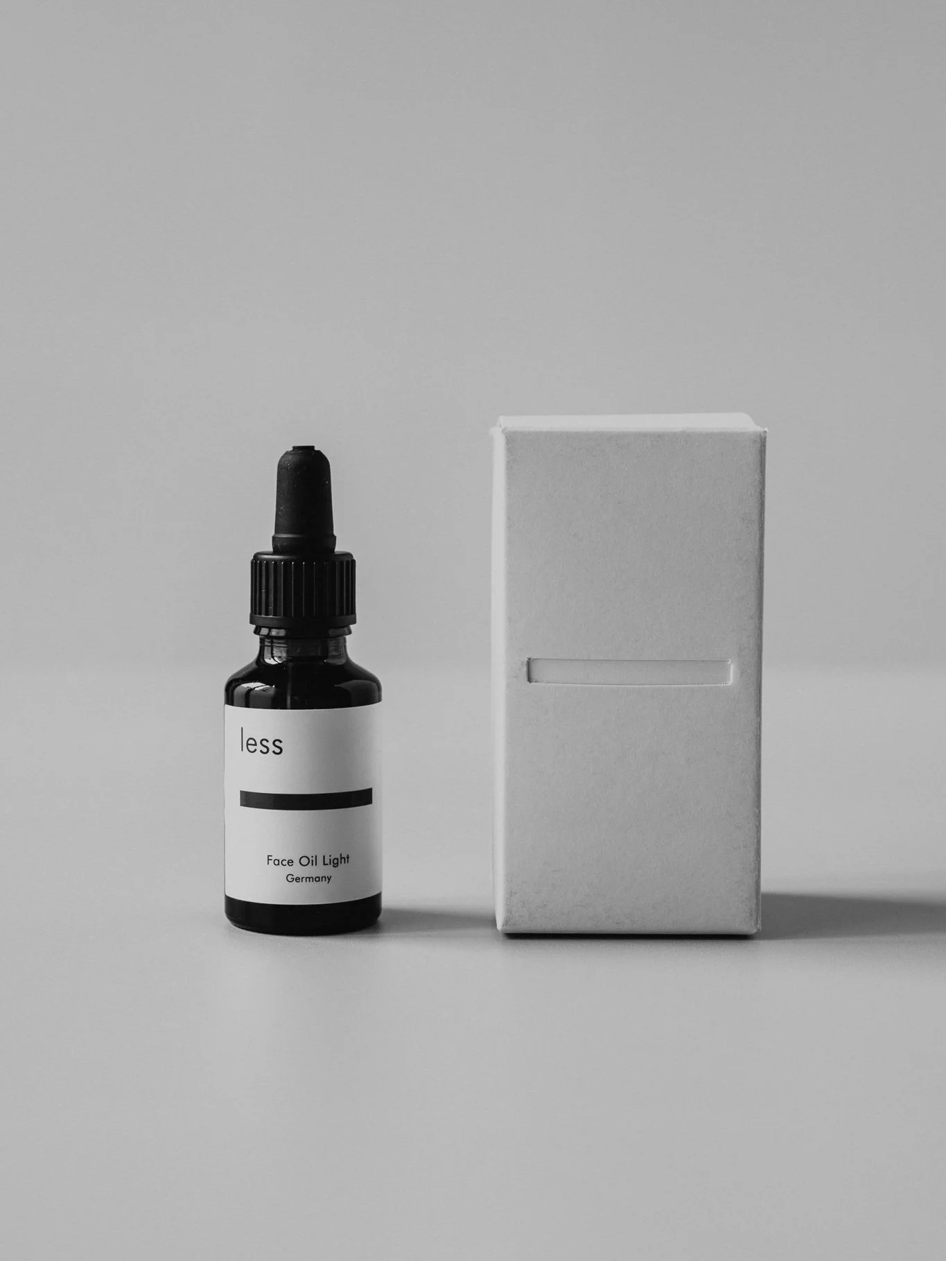 LESS COSMETICS — THE NEUTRAL STUDIO