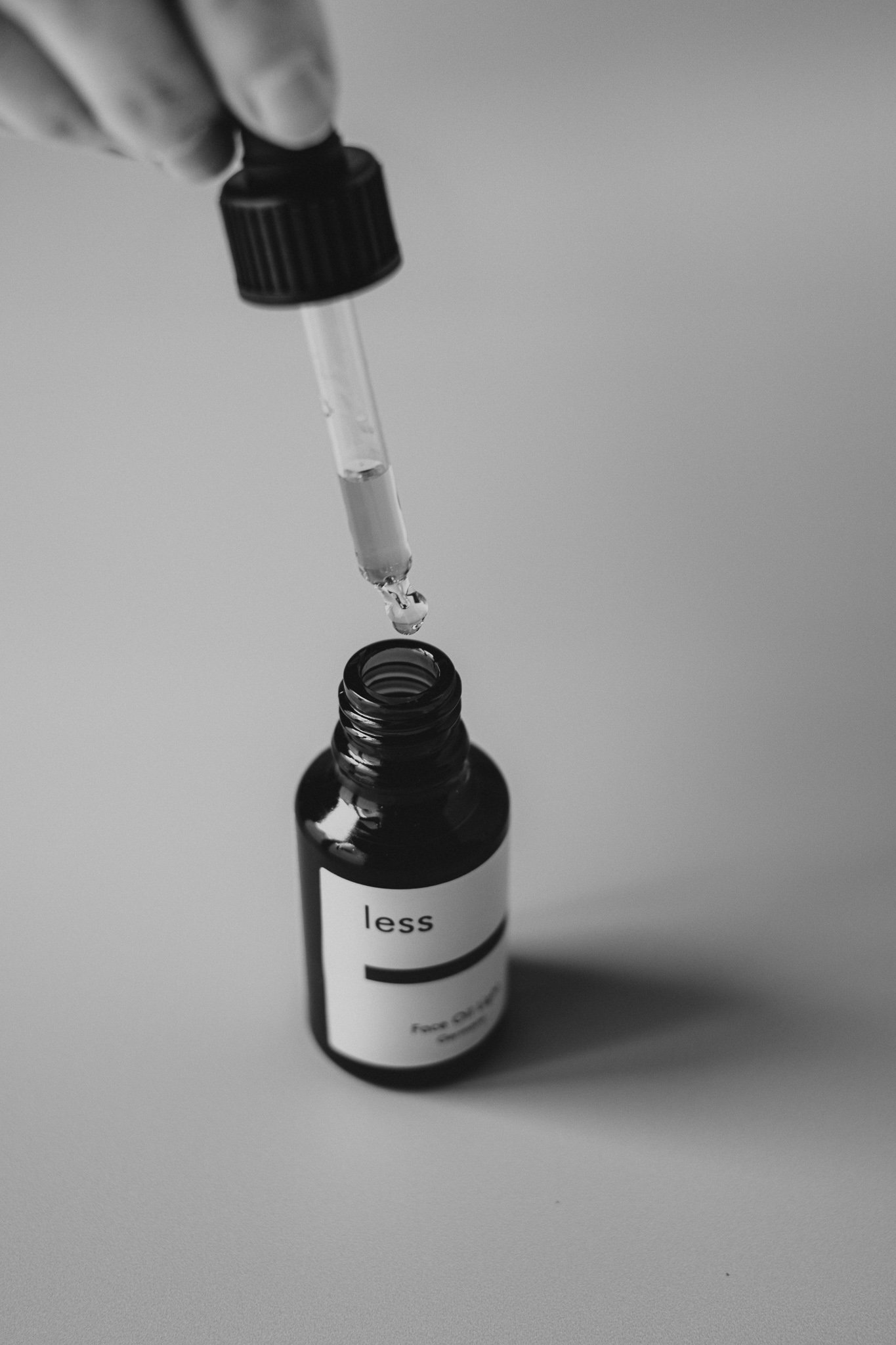 LESS COSMETICS — THE NEUTRAL STUDIO