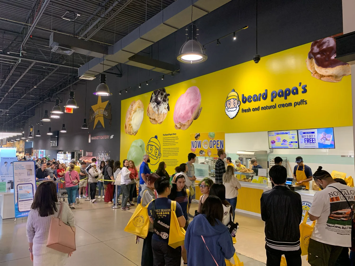 Beard Papa's Fresh Baked Japanese Cream Puffs