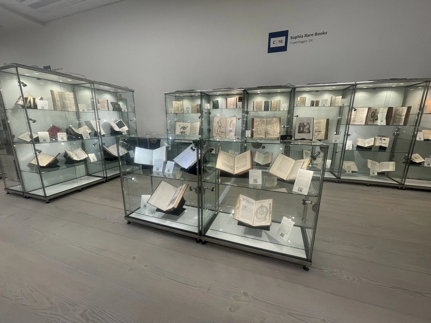General 1 — STILT Book Cradles, exhibition and display solutions for ...