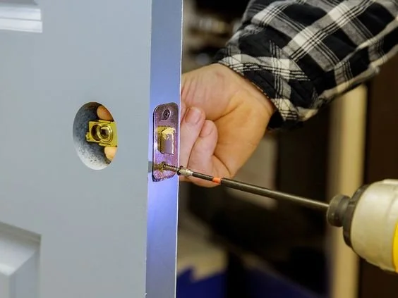 How to Repair a Door Handle | HomeRun Blog — HomeRun Blog