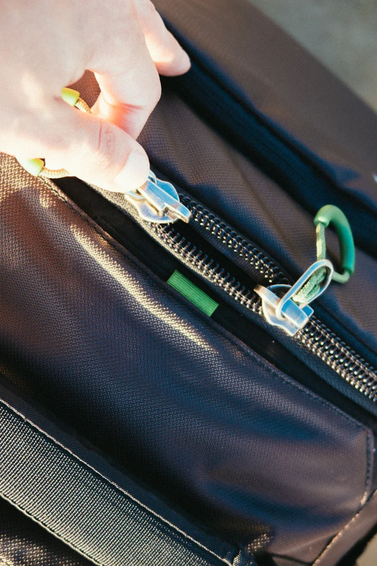 How to Fix a Zipper | 8 Stepps — HomeRun Blog