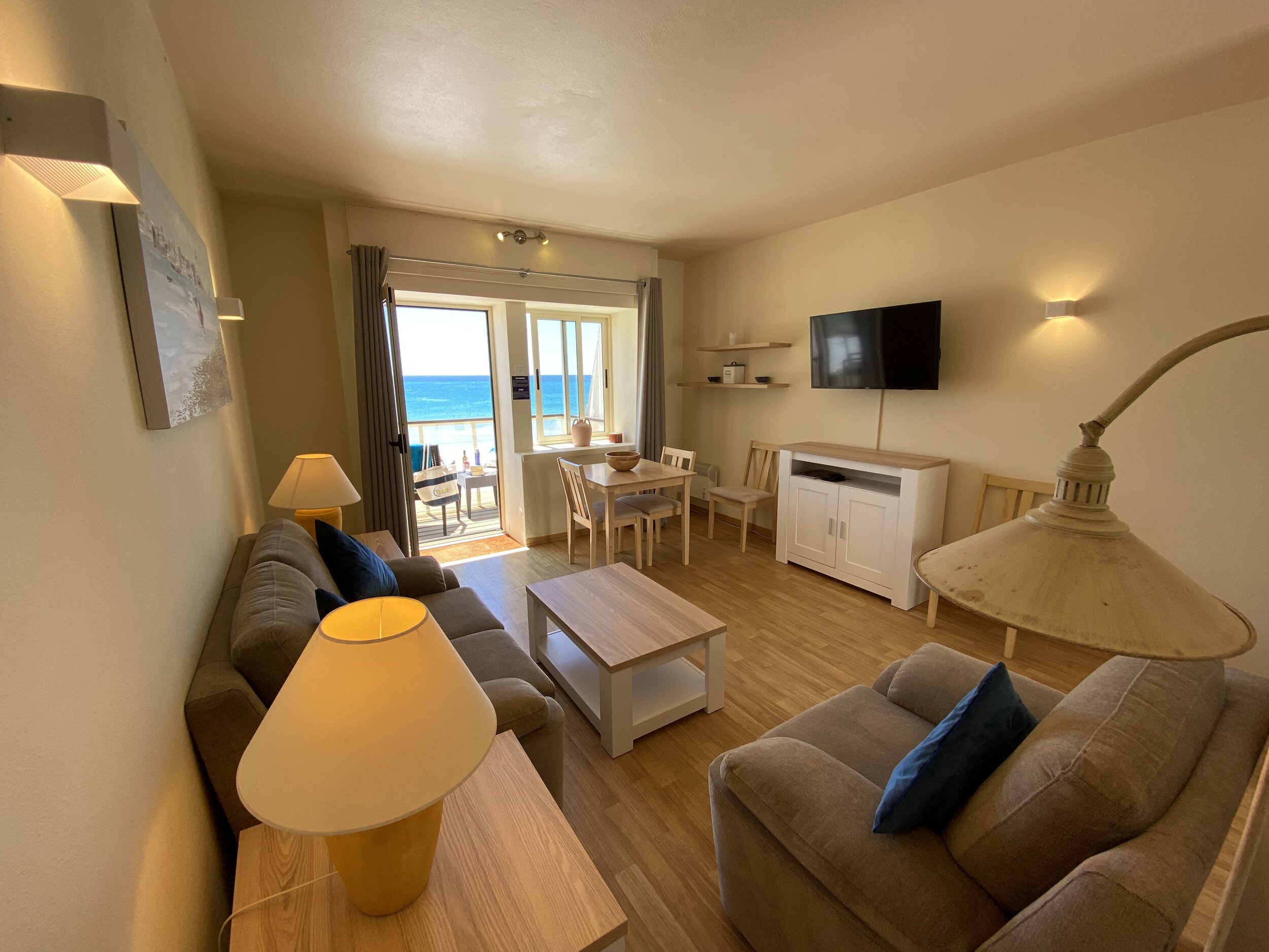 1 Bedroom Sea Front Apartment — The Luz Beach Apartments