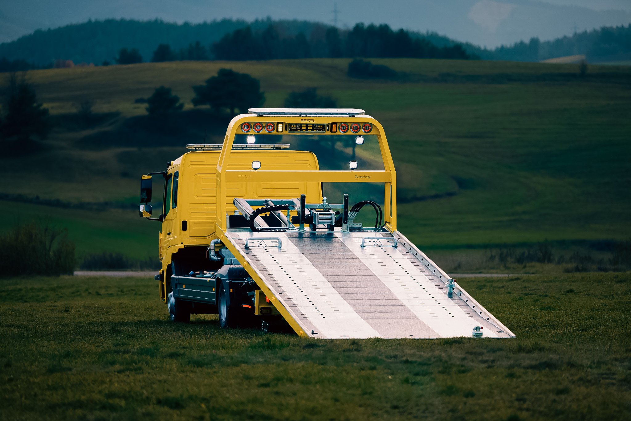 For Sale — ESSEL - Premium Superstructures | Recovery, Towing, Cranes ...