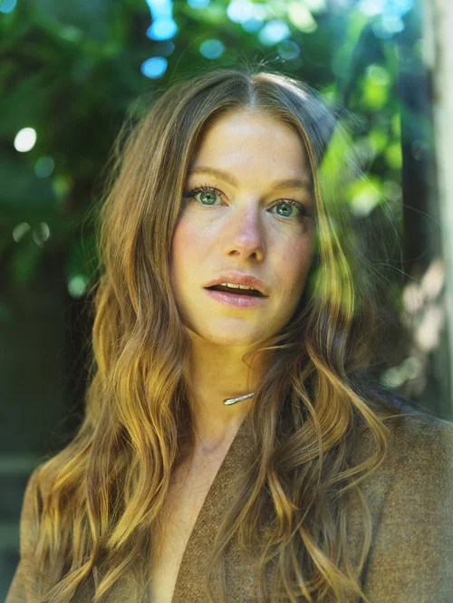 "The Chicken Sisters" star Genevieve Angelson discusses the highs and ...