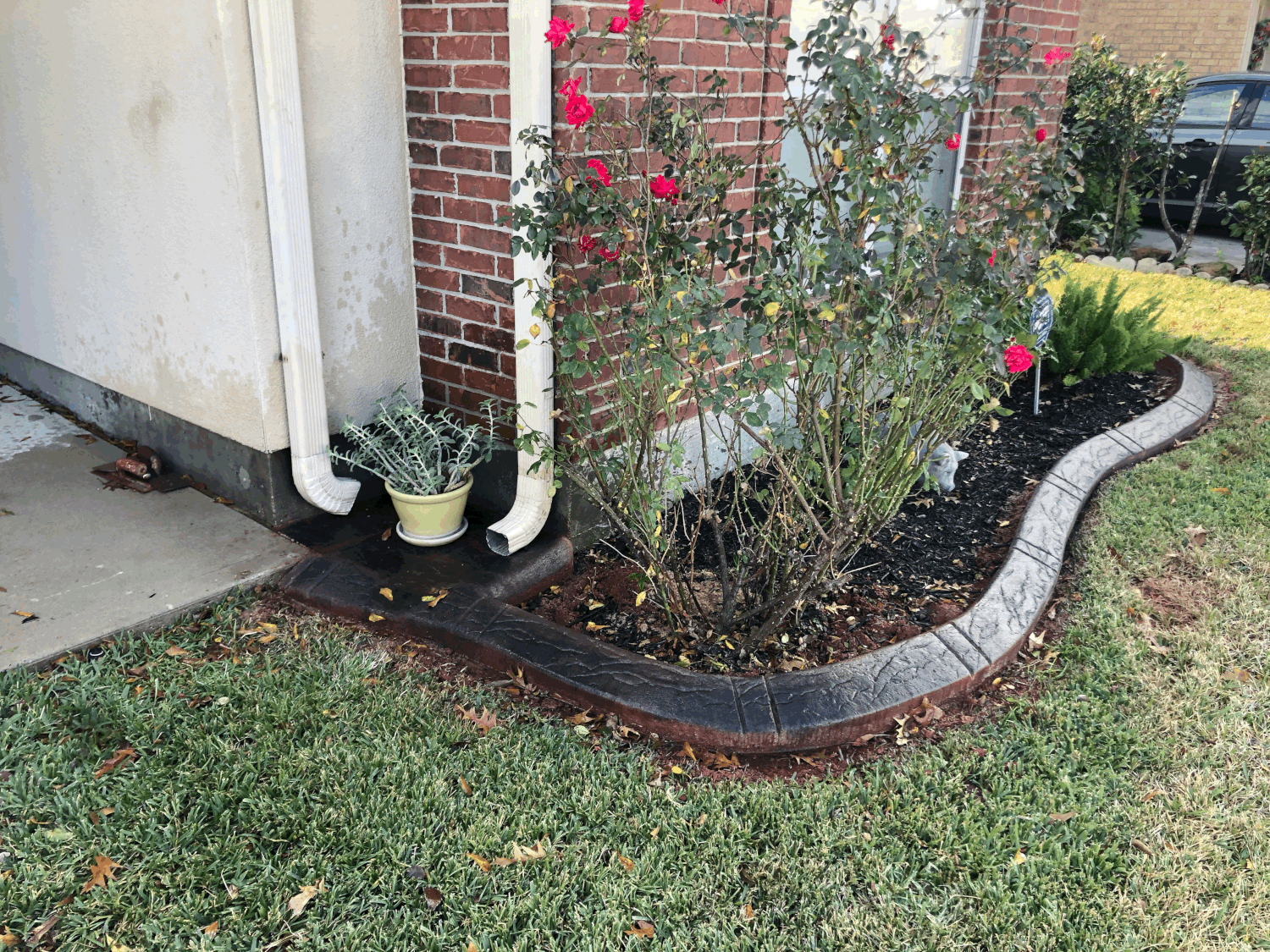 Decorative Landscape Curbing — Concrete Landscape Curbs and Borders