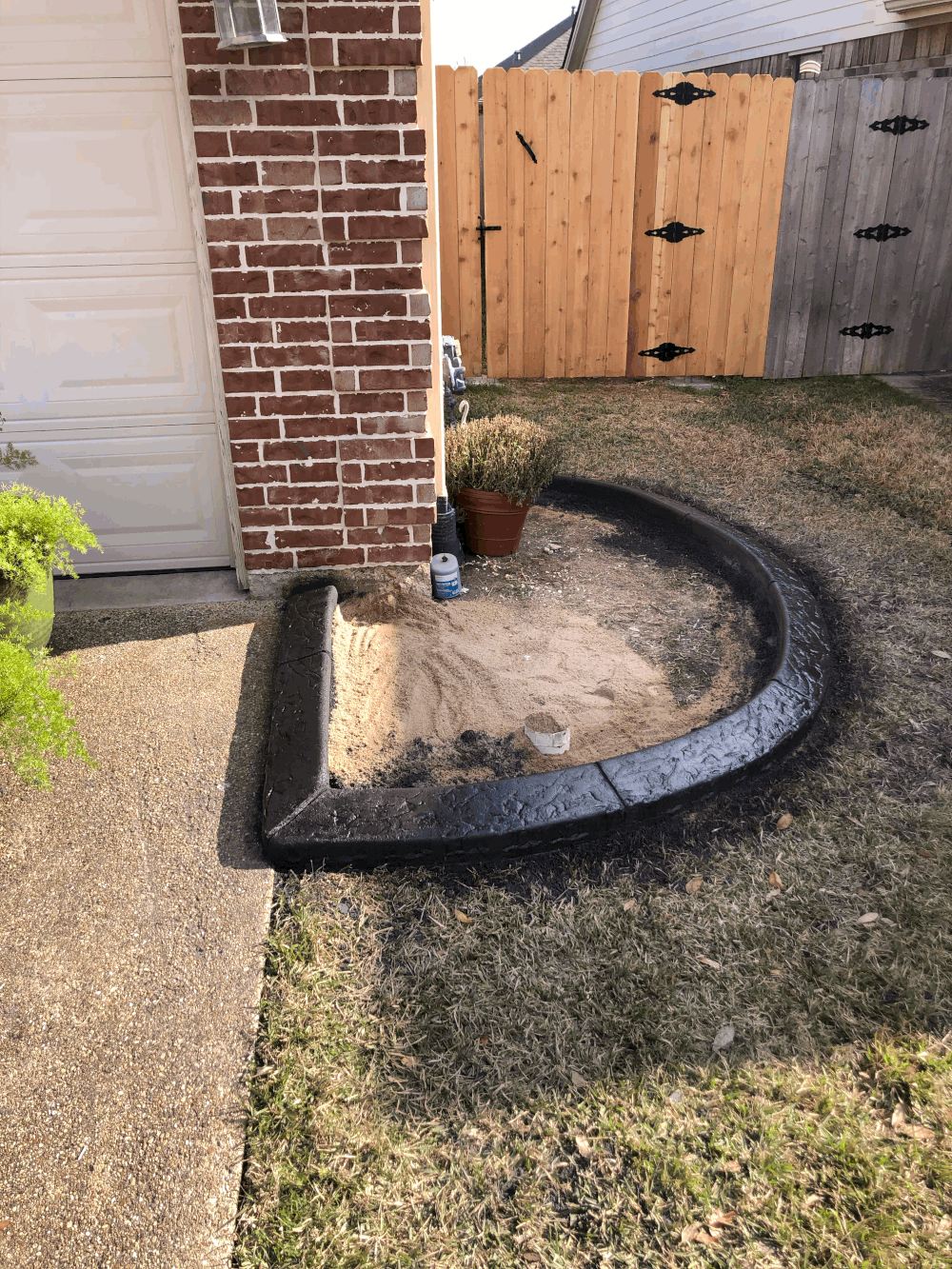 Decorative Landscape Curbing — Concrete Landscape Curbs and Borders