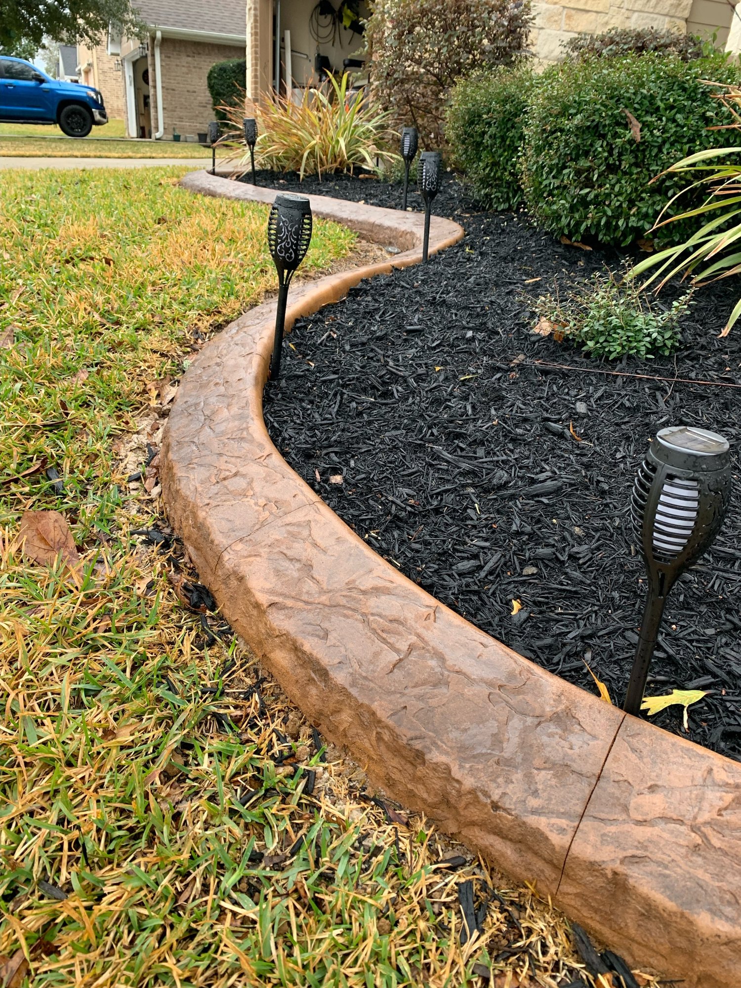 Concrete Landscape Curbs and Borders