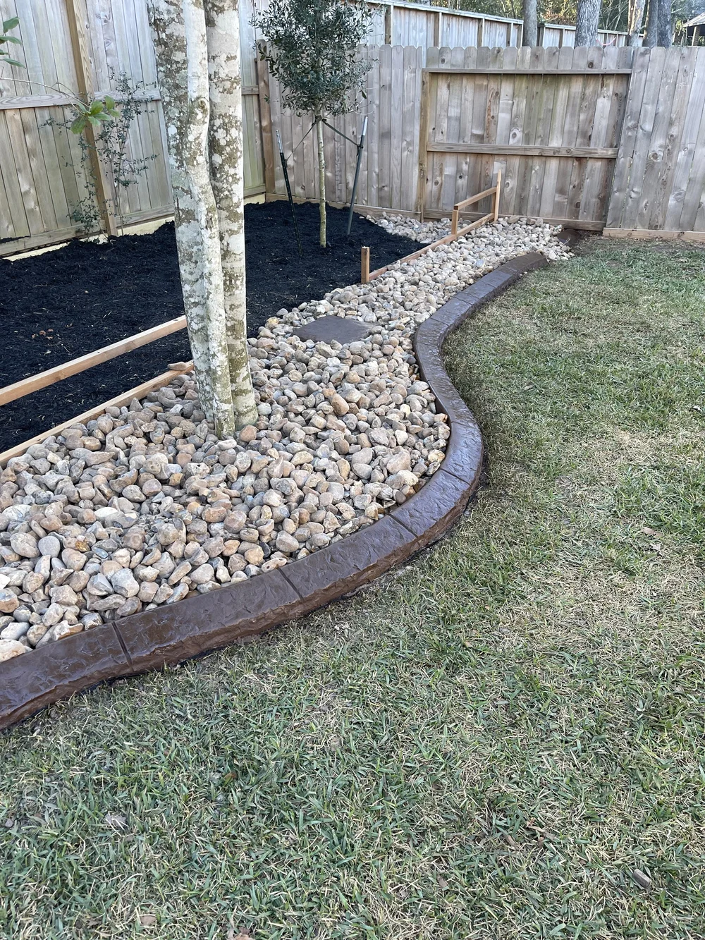 Concrete Landscape Curbs and Borders