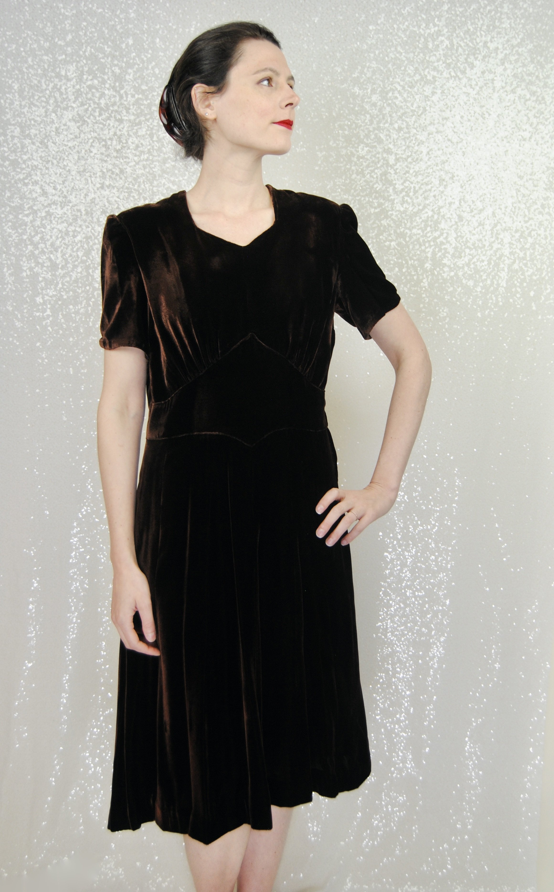 Top 10 Vintage Holiday Velvets — A Stitch in Timeless