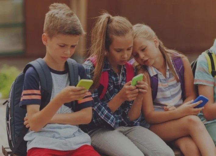 AndyPrep · SAT학원 · 미국대학 컨설팅 - 학교에서 휴대폰 강제수거하자...“고개 푹 숙이던 아이들이 달라졌어요”