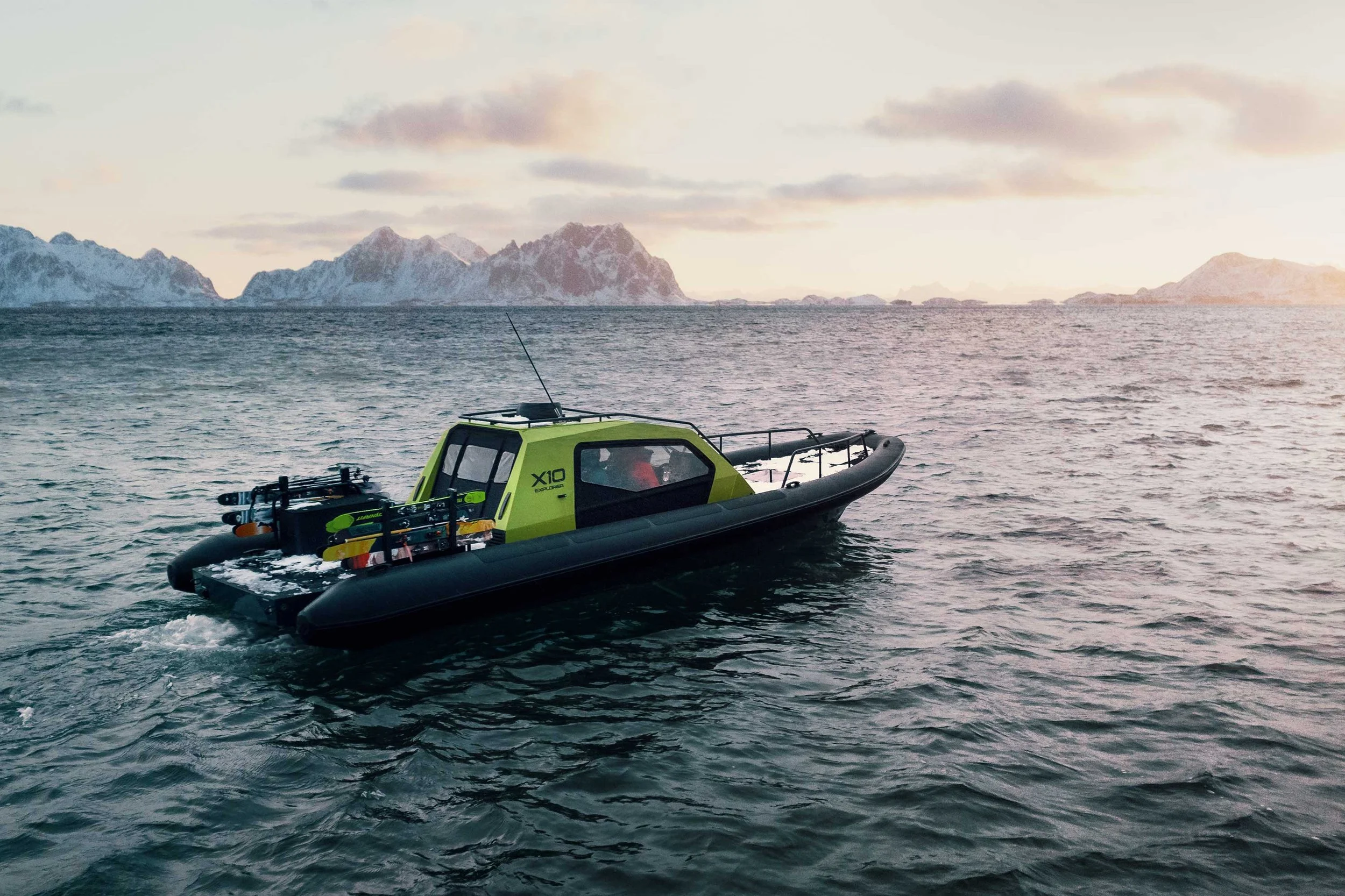 Goldfish X10 | Built for extreme conditions — Goldfish Boat