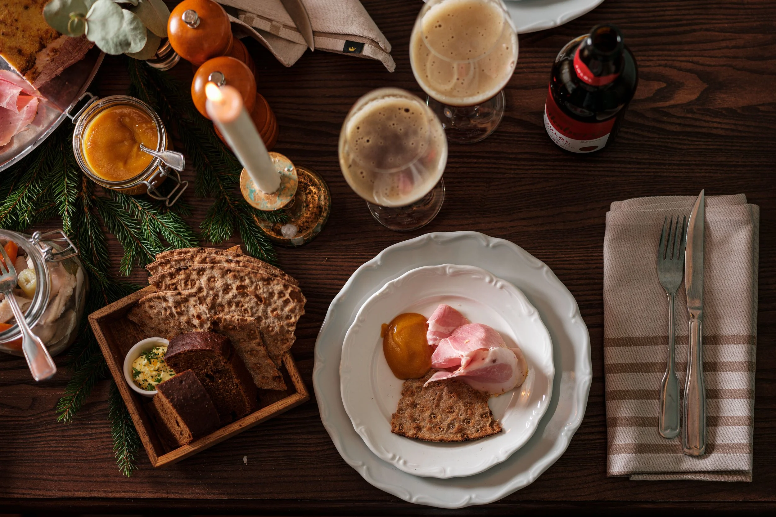 Klassiskt Traditionellt Julbord i Söderort — Gamla Enskede Matbod