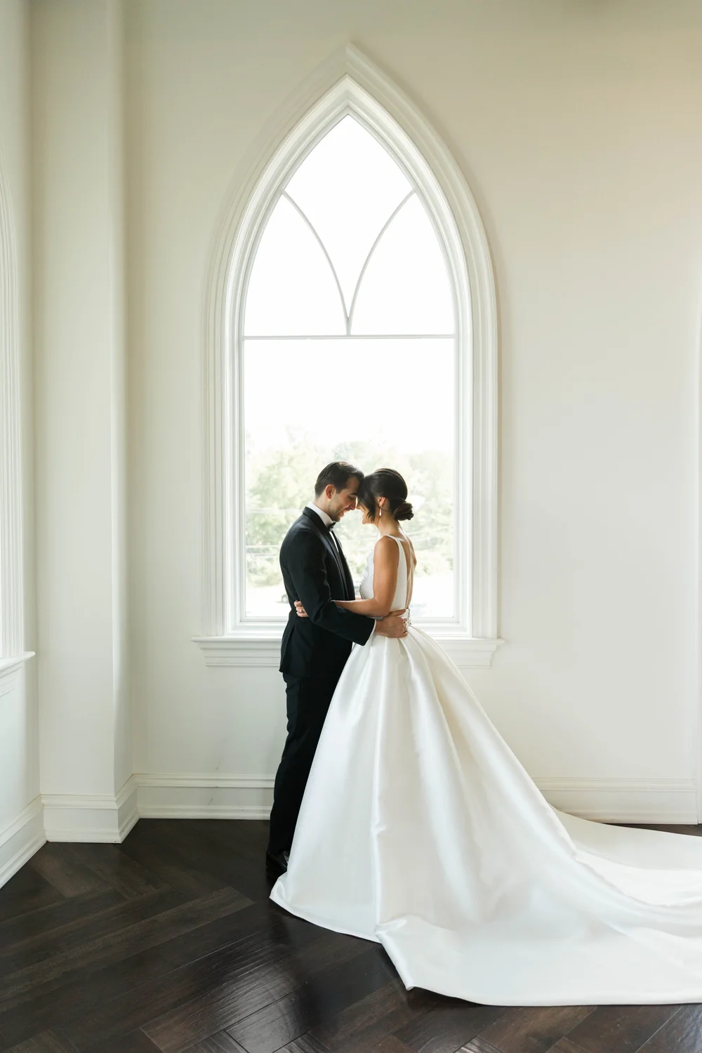 Timeless Wedding Photographer — A L I V I A C U O Z Z O Wedding Photography