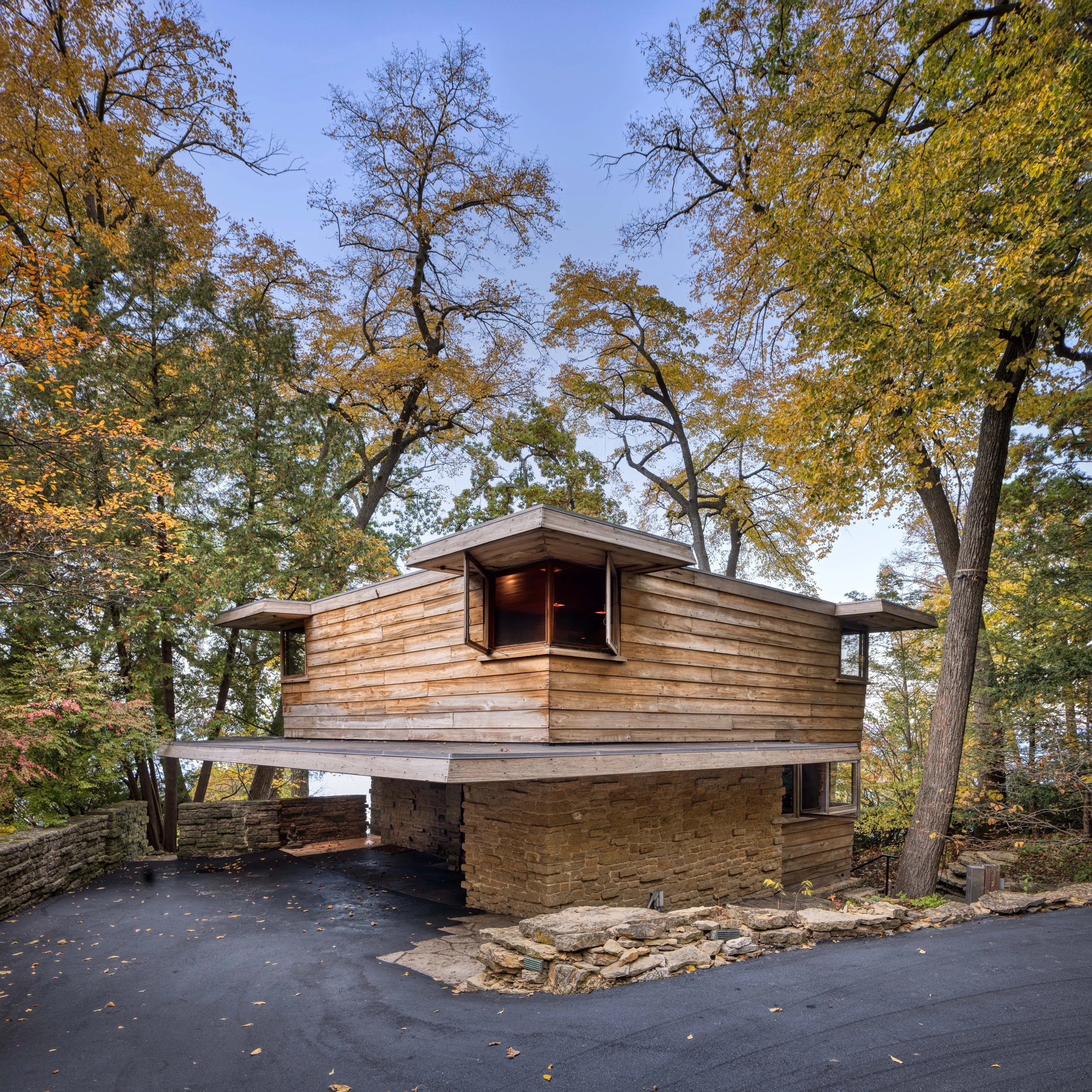 Frank Lloyd Wright’s John C. Pew House: A Poor Man’s Fallingwater? No ...
