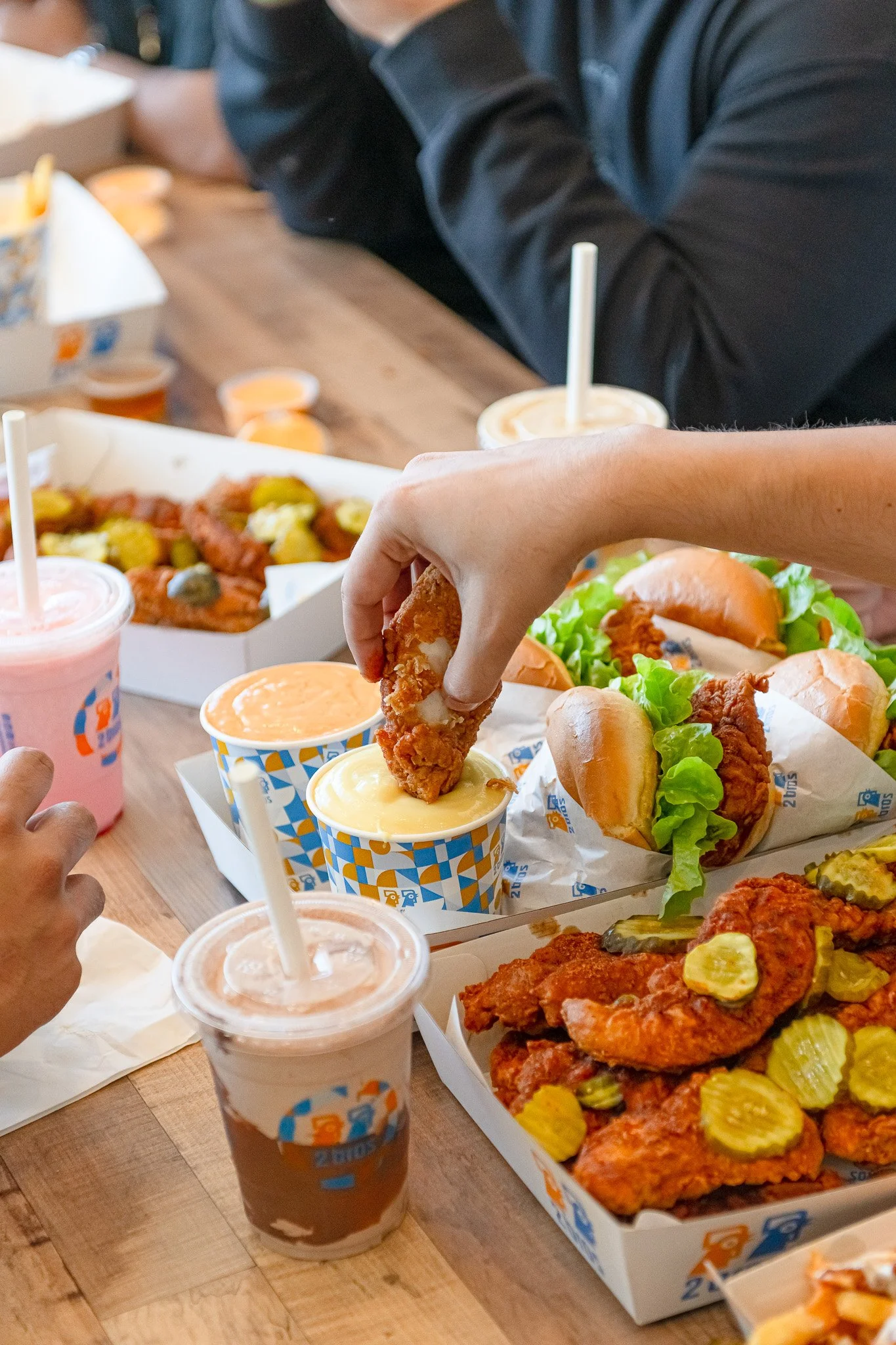 2 Bros Nashville Hot Chicken