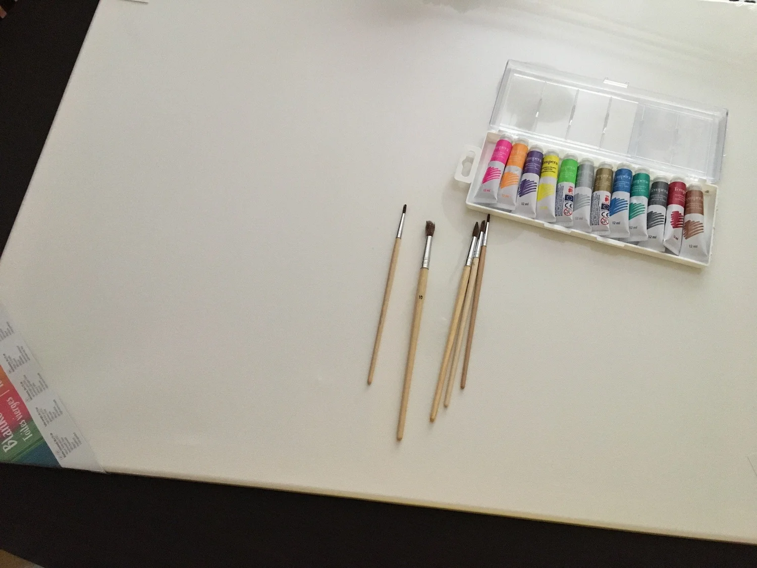 HOW TO MAKE YOUR OWN ABSTRACT PAINTING AT HOME DIY-spice it up with dori