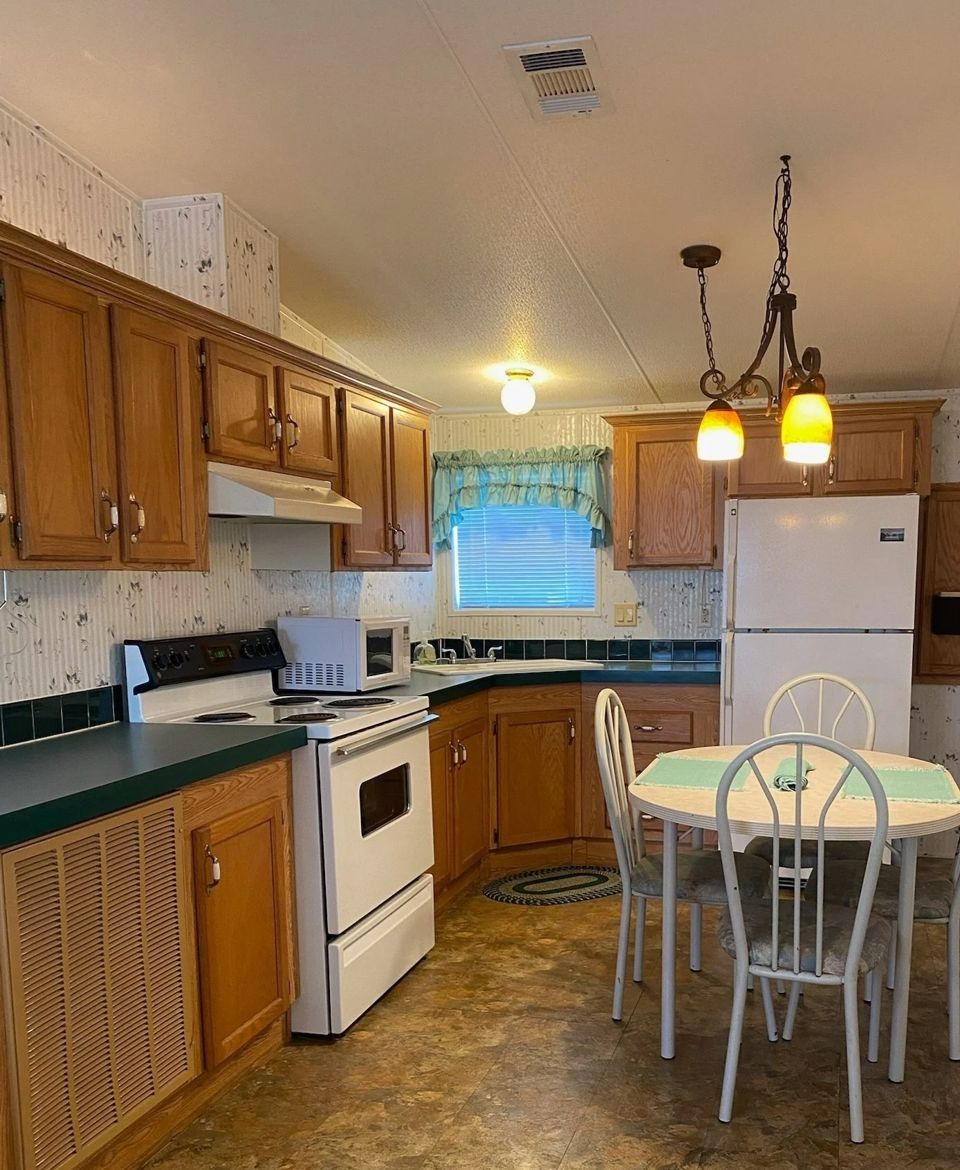 Lauder Lakes Mobile Home Community