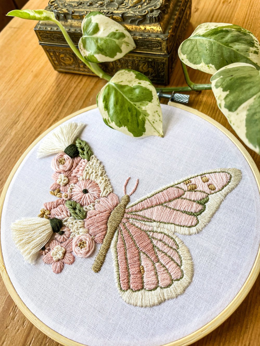 Embroidery Kit for Beginners with Sunflower - Video Tutorial - Sherwood ...