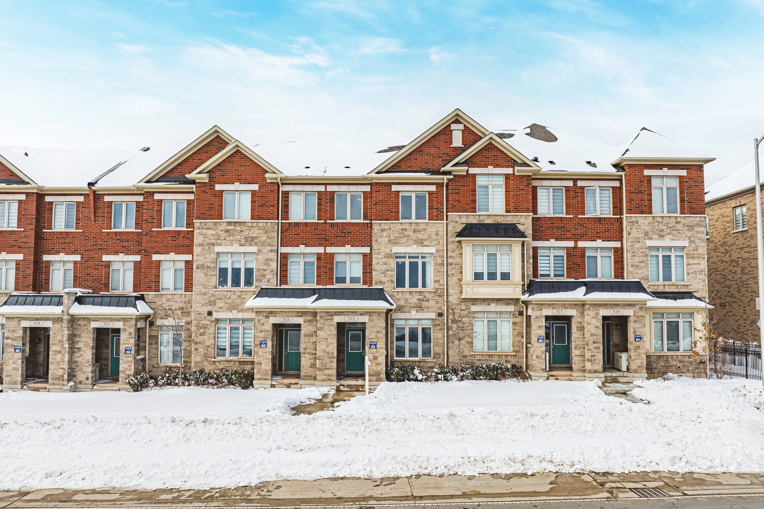 525 Dundas St E, Oakville — Steve Sapienza