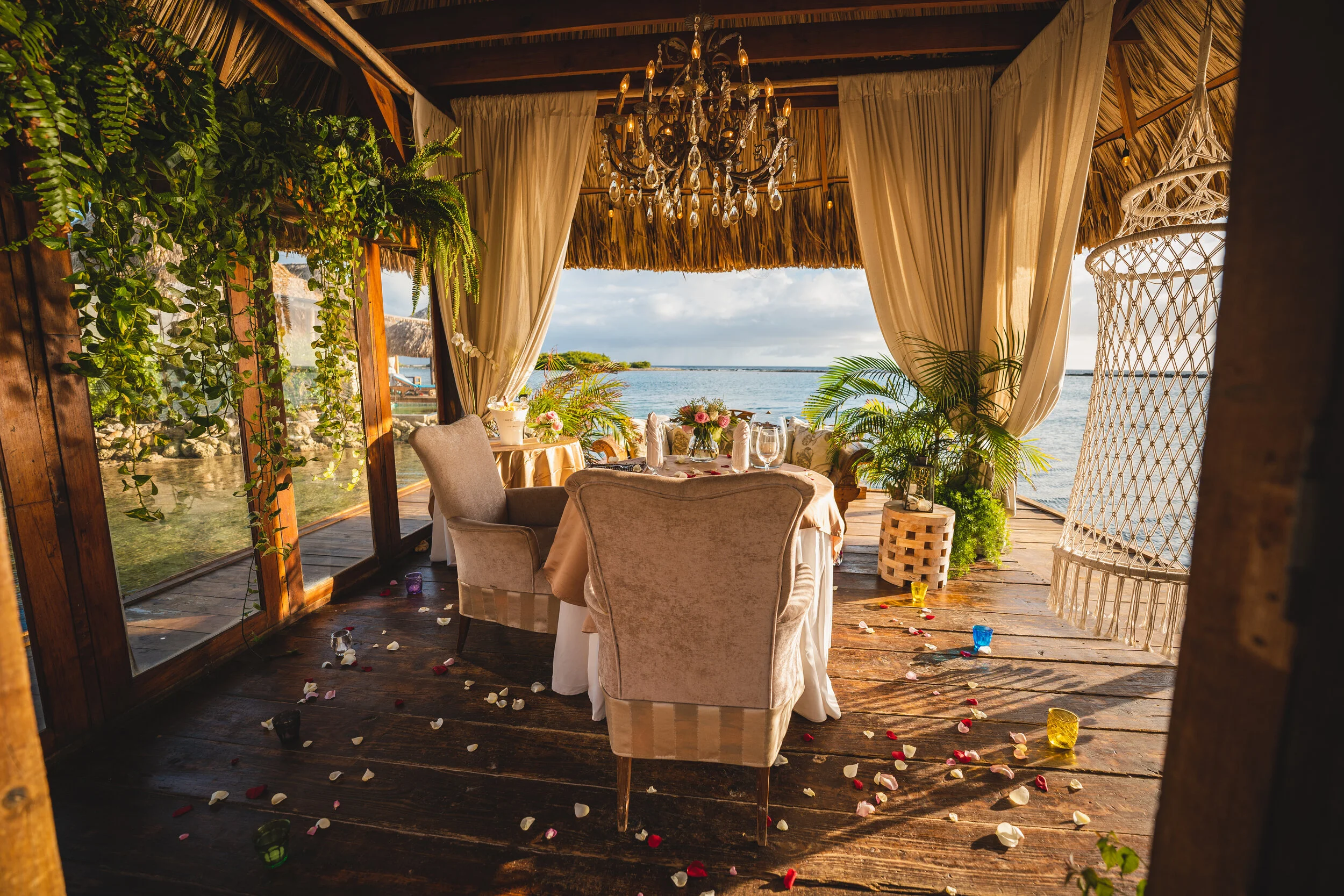 Romantic Overwater and Beach Restaurant — Aruba Ocean Villas