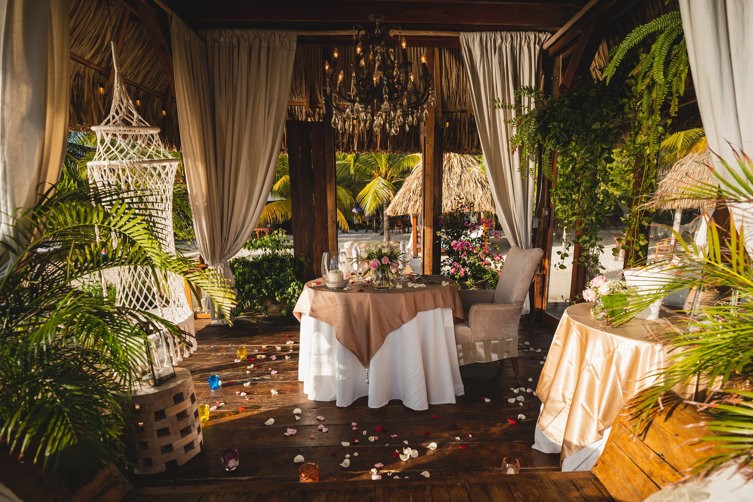 Romantic Overwater and Beach Restaurant — Aruba Ocean Villas