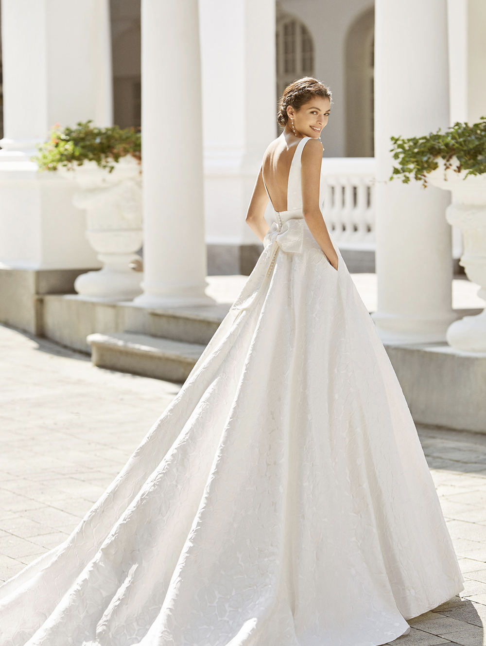 Home [www.chloelanebridal.com]