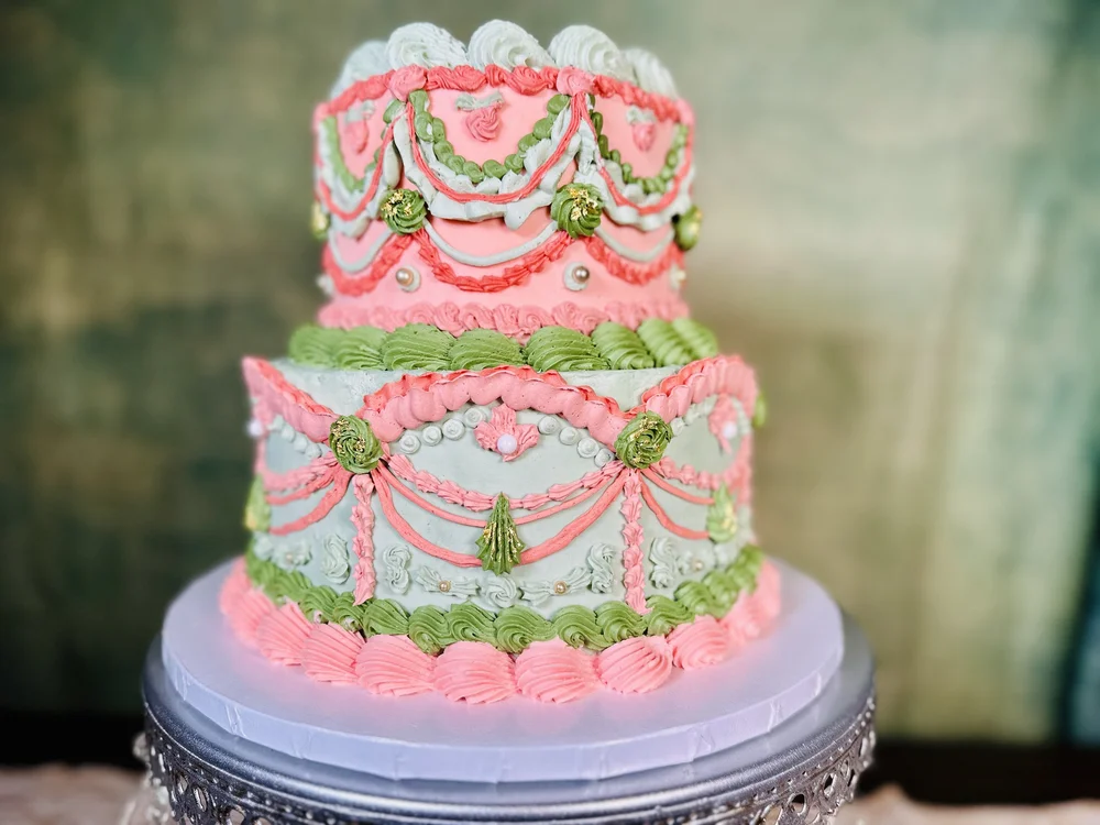 Lambeth Method 2 Tier Cake with Lisa He — Florida Academy of Baking