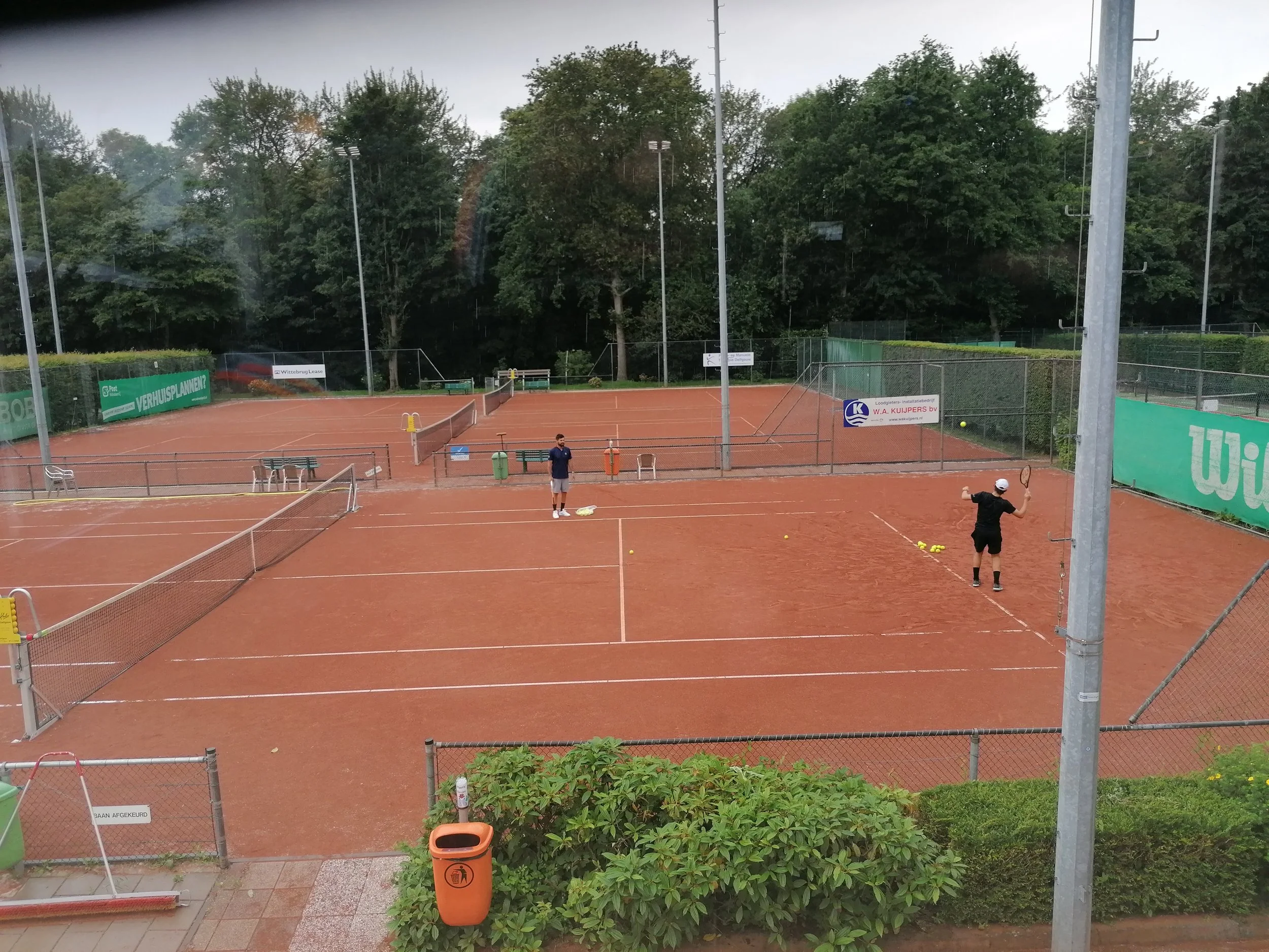 De baan op — de Delftse Hout