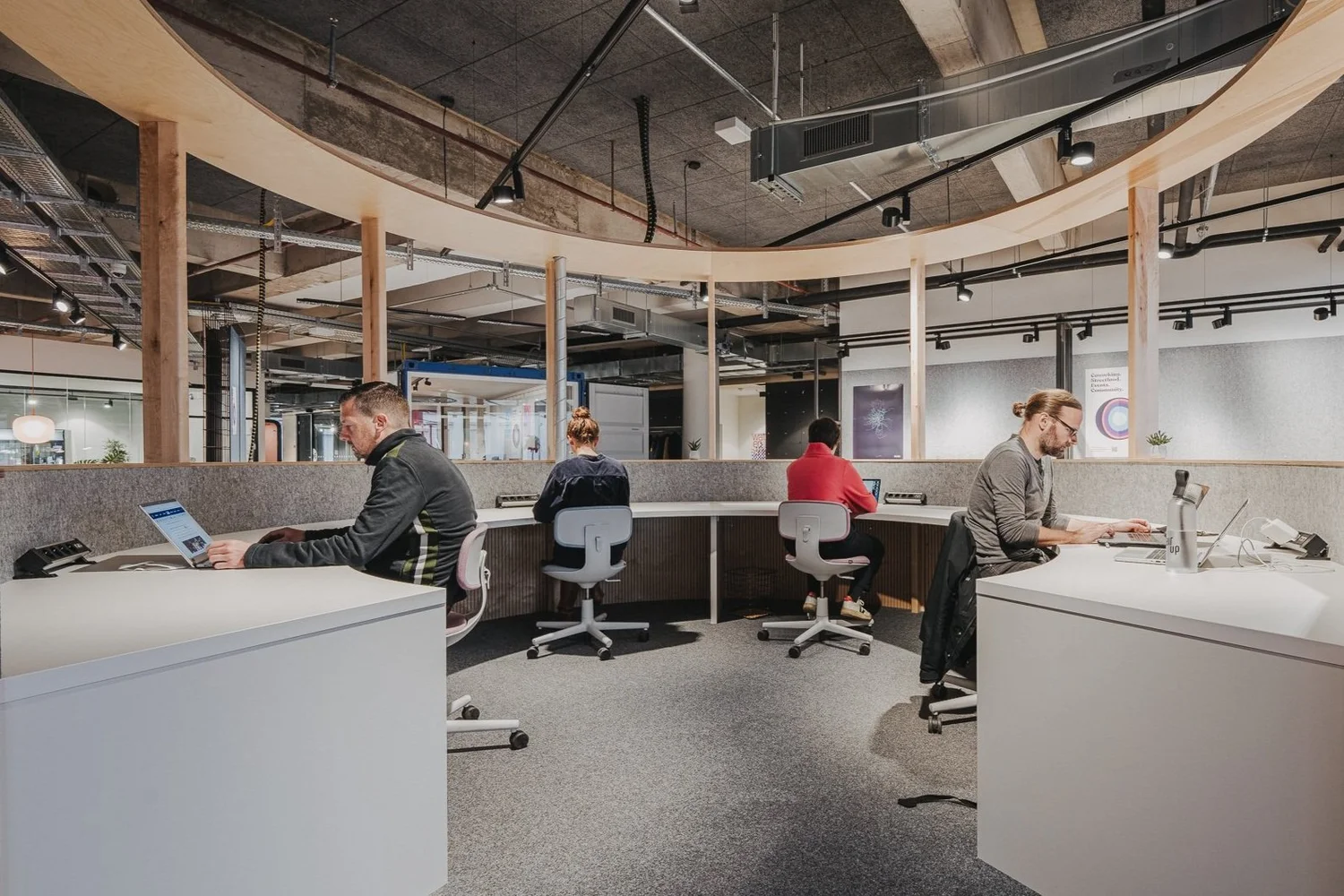 CORE- Coworking in Oldenburg: Buche Deinen Arbeitsplatz oder Büro bei uns!