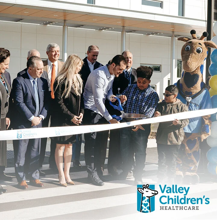 DC4KIDS | Community Engagement | Derek Carr QB